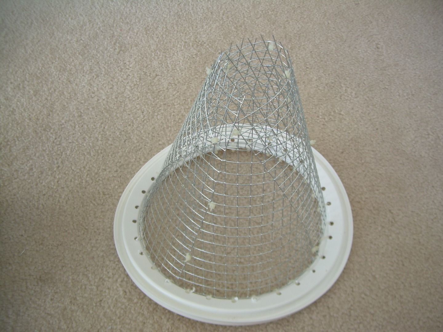 5 Gallon Bucket Fish Trap : 4 Steps (with Pictures) - Instructables