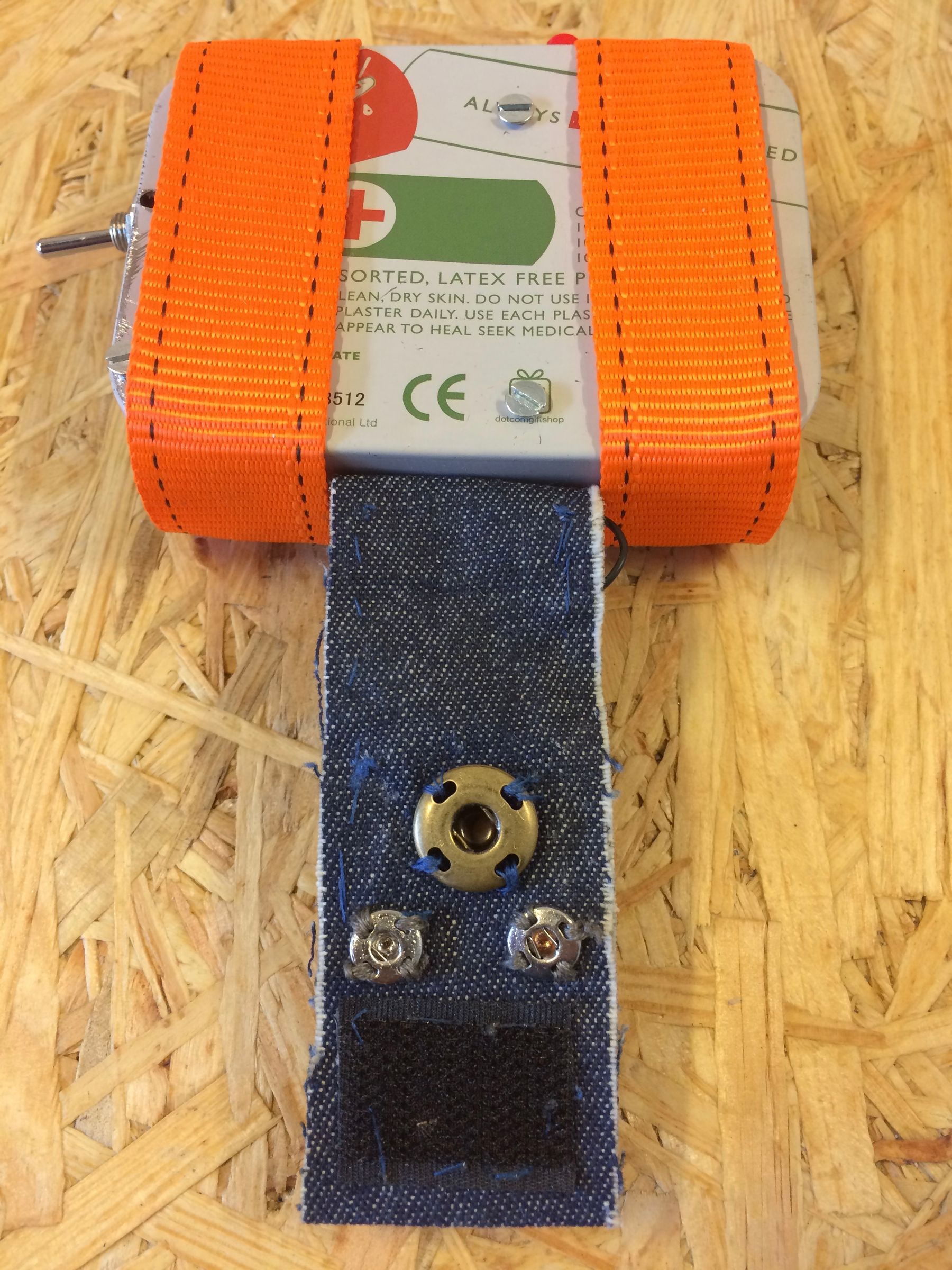 The Zipper Alarm : 4 Steps (with Pictures) - Instructables