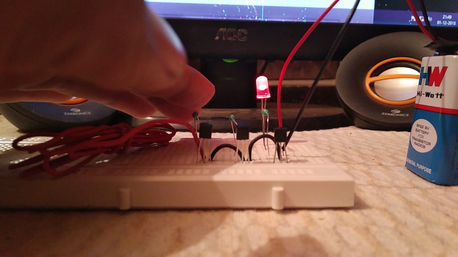 Simple Yet Powerful Static Electricity Detector Which Can Also Detect ...