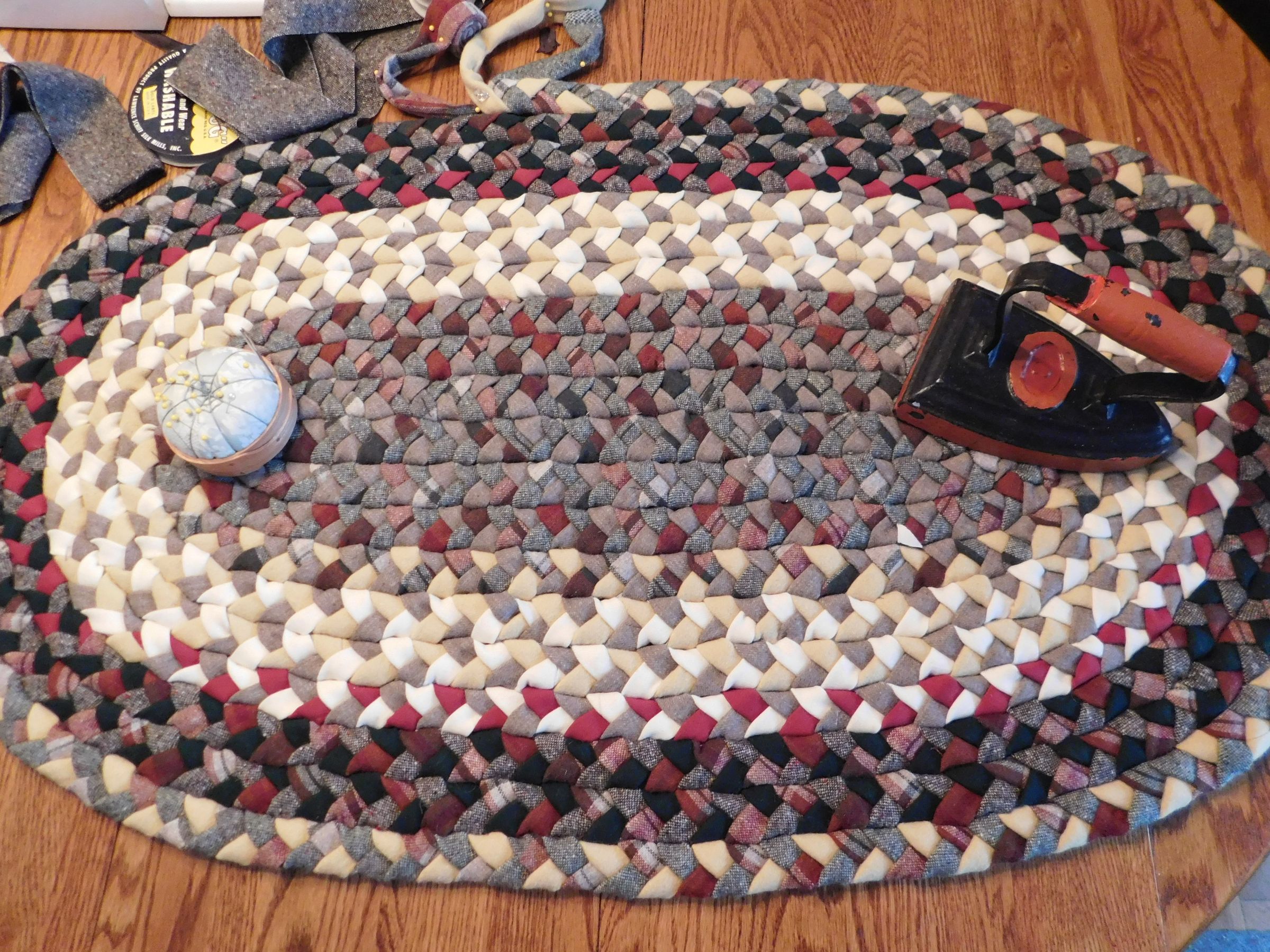 Heirloom Wool Cloth Braided Rug : 7 Steps (with Pictures) - Instructables