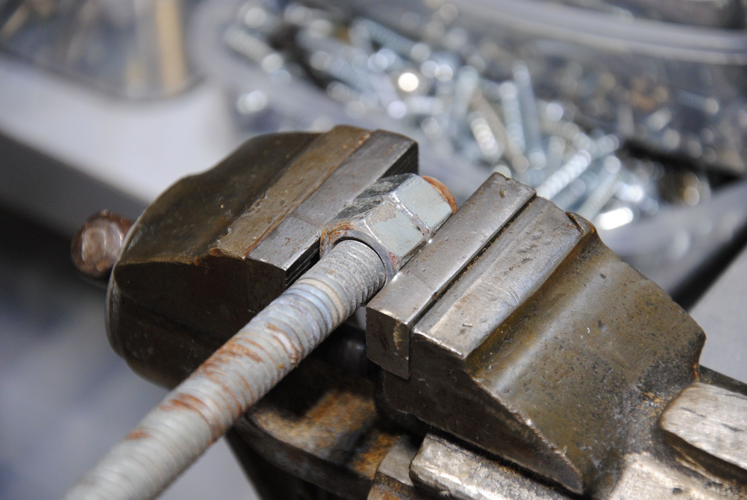 10 MORE Bench Vise Tips, Tricks, & Hacks (Part 2) : 11 Steps (with ...