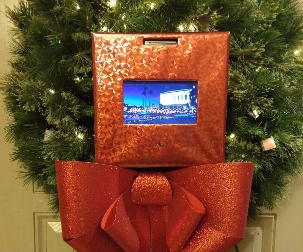 Christmas Wreath 2.0 Raspberry Pi / Arduino "Selfie / Photobooth" : 6 Steps - Instructables