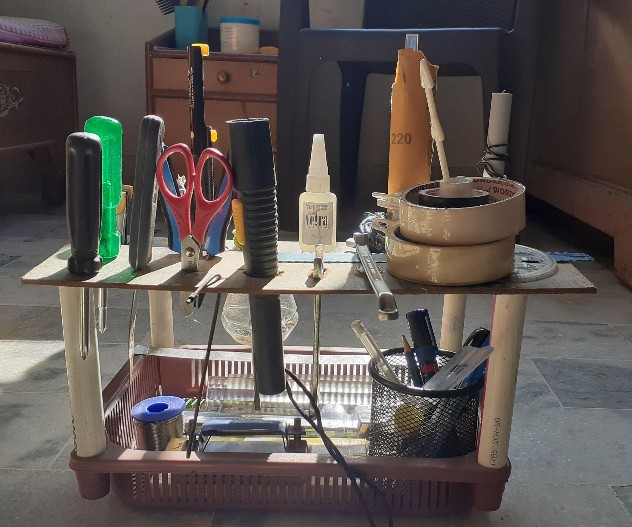 LAB BENCH TOOL HOLDER : 8 Steps - Instructables