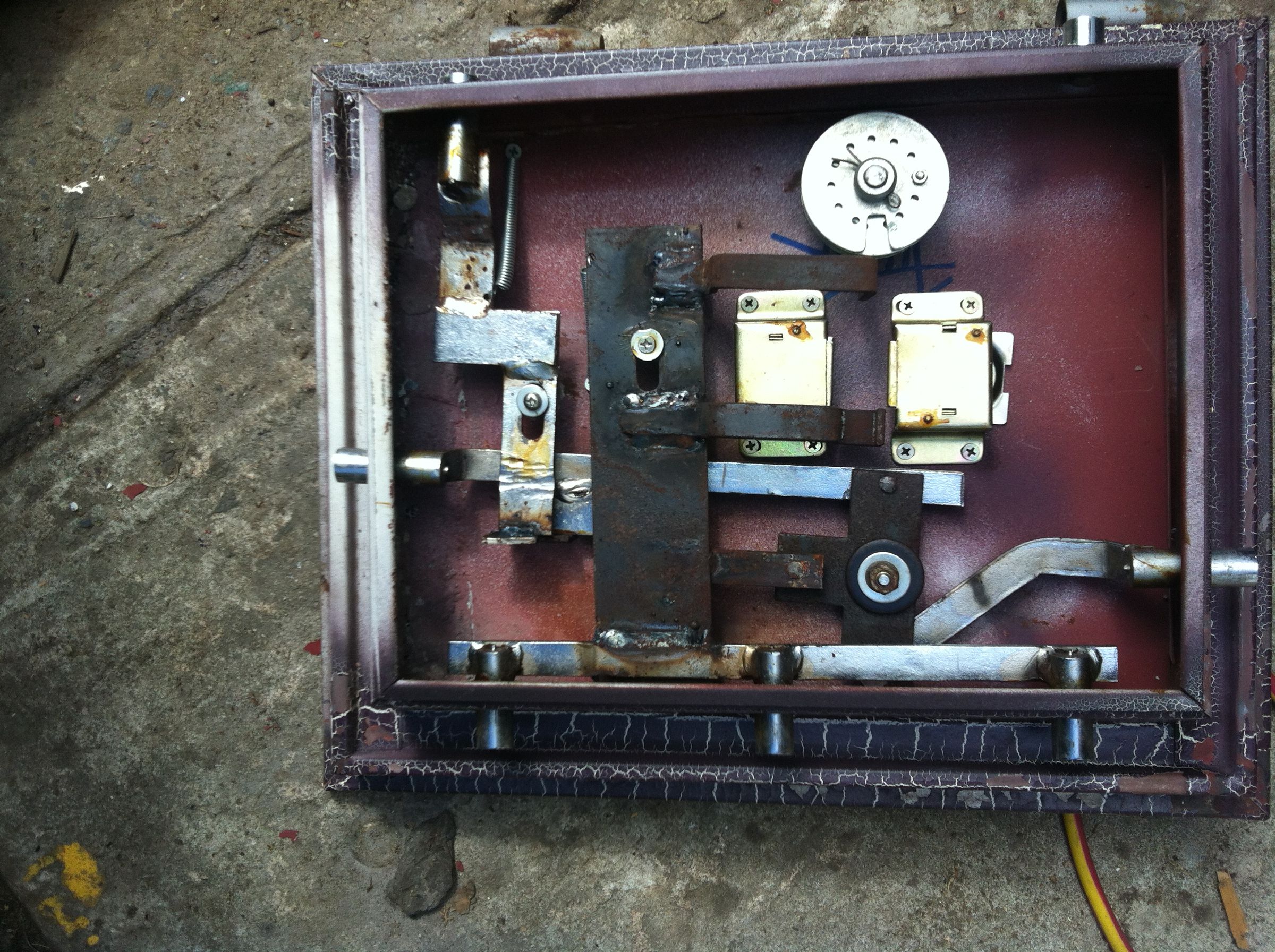 Restoring an Old Safe : 9 Steps - Instructables