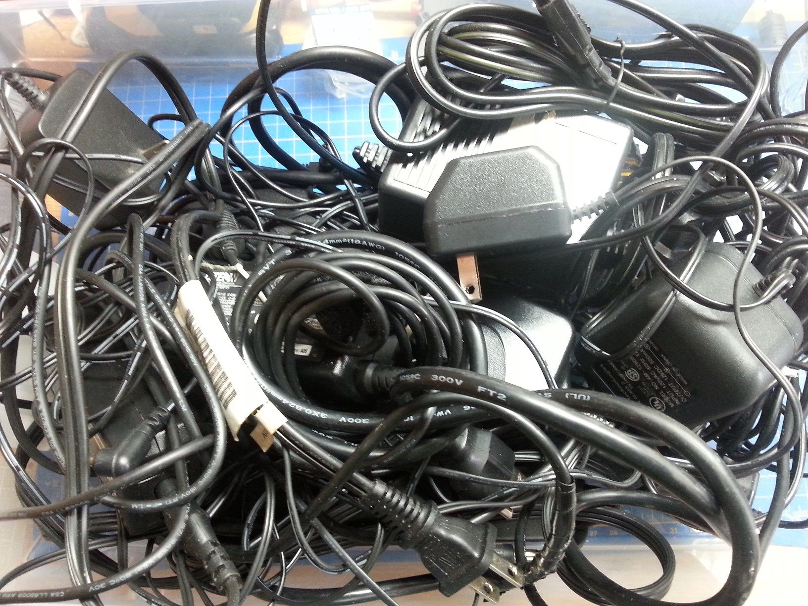 10 DIY Alternatives to Off-The-Shelf Electronics Components : 11 Steps ...