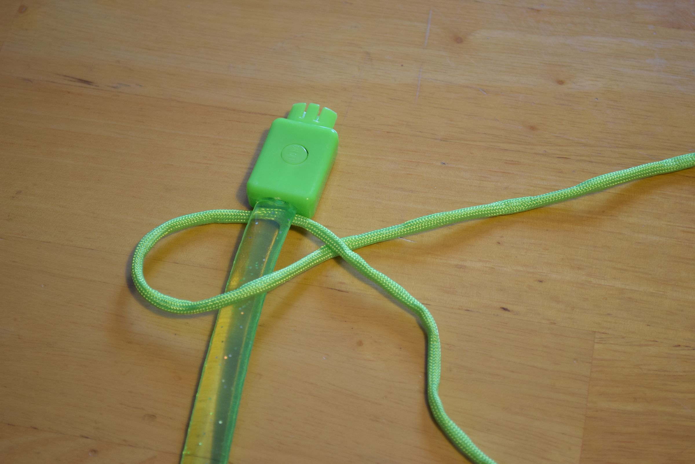 How to Make a Flashing LED Paracord Bracelet : 7 Steps (with Pictures ...
