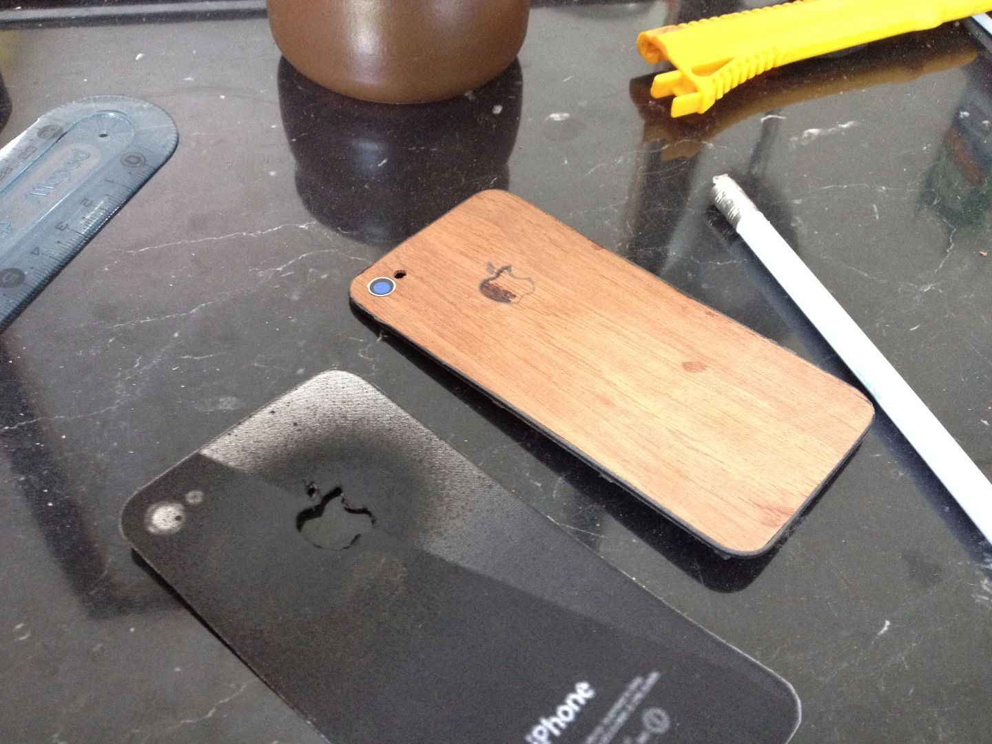 IPhone 4S Back Glass Repair : 5 Steps (with Pictures) - Instructables