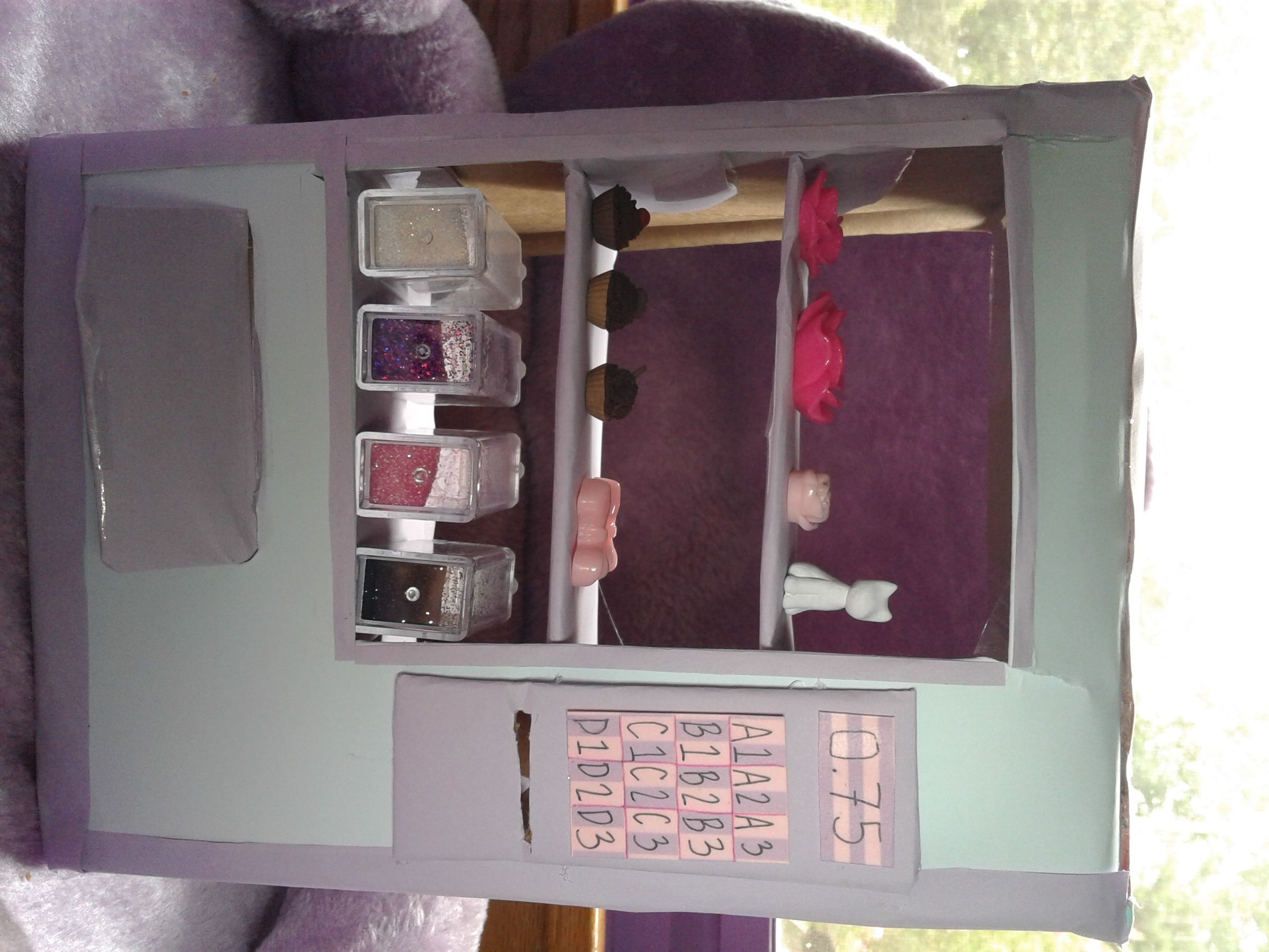 DIY Cardboard Vending Machine Coin Bank : 10 Steps - Instructables