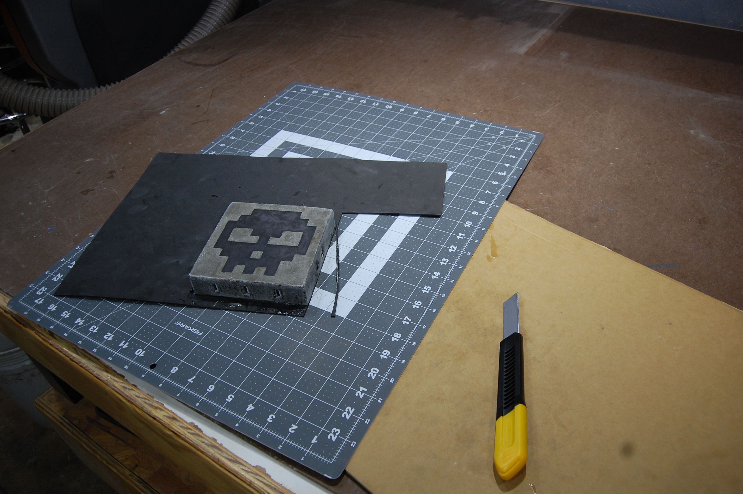 The 8-Bit Skull Concrete USB Hub : 11 Steps (with Pictures) - Instructables