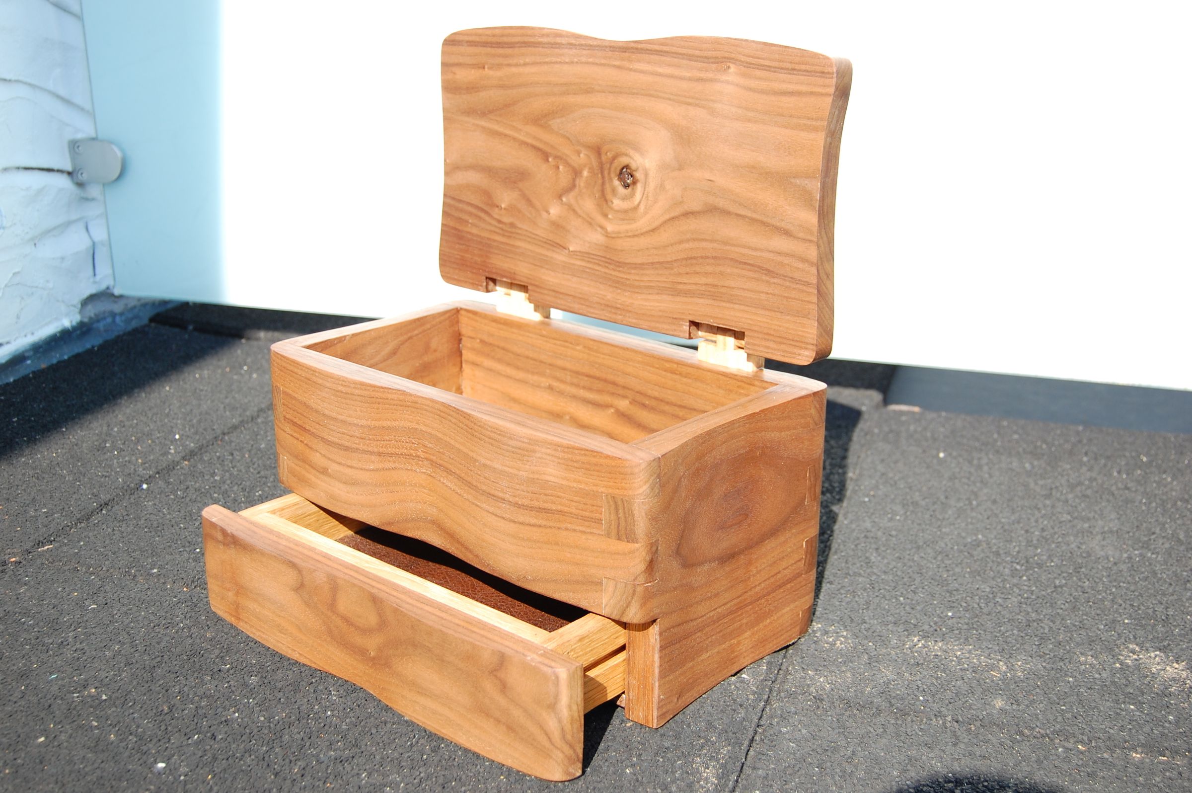 Finishing Walnut Box With Integral Hinge : 7 Steps (with Pictures ...