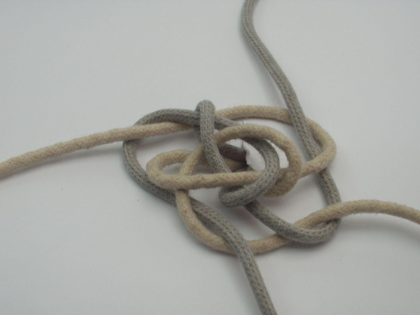 Over Two Crown Diamond Knot : 18 Steps - Instructables