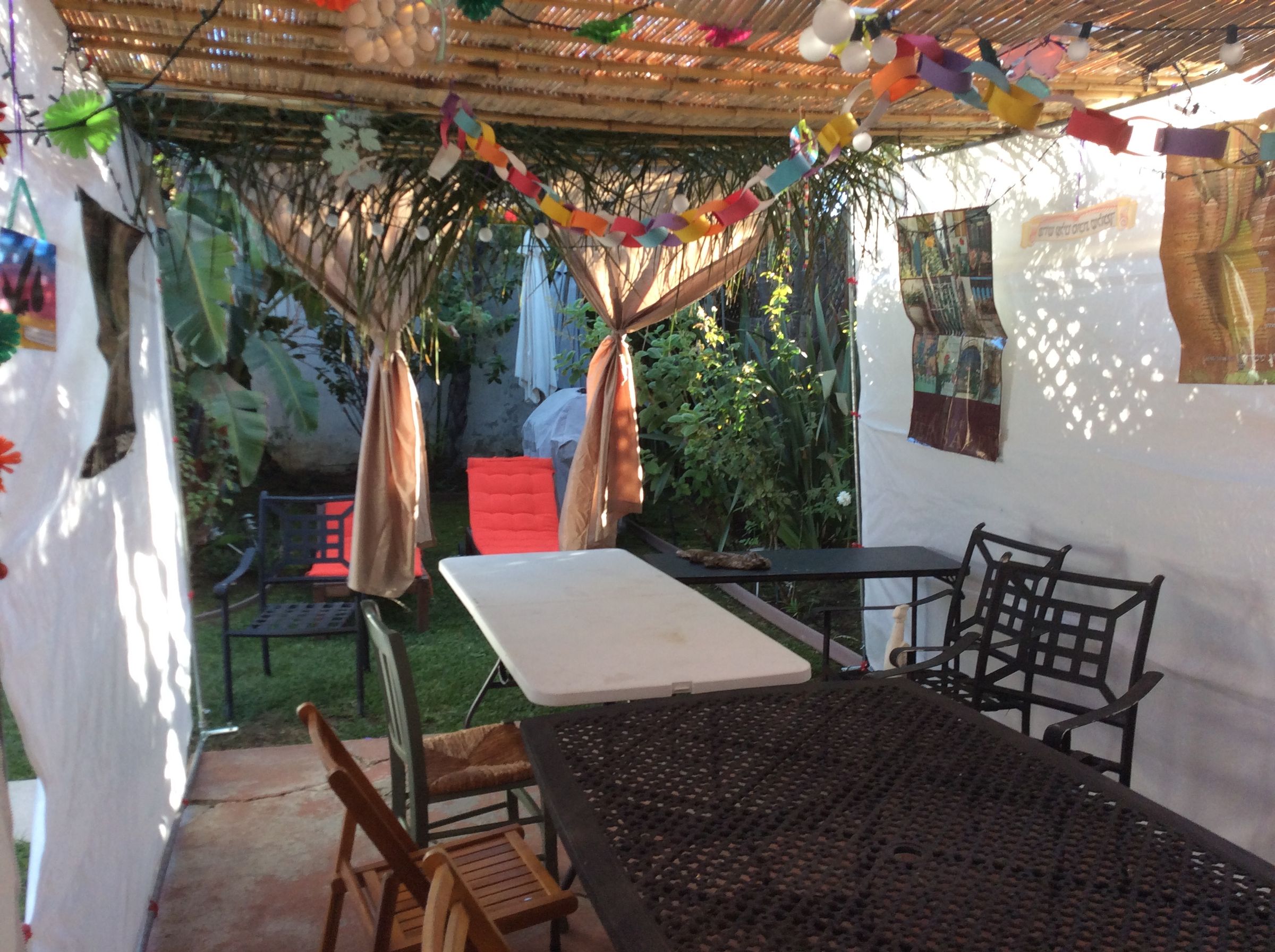 Build a Shelter (sukkah, Booth, Hut) : 8 Steps (with Pictures ...