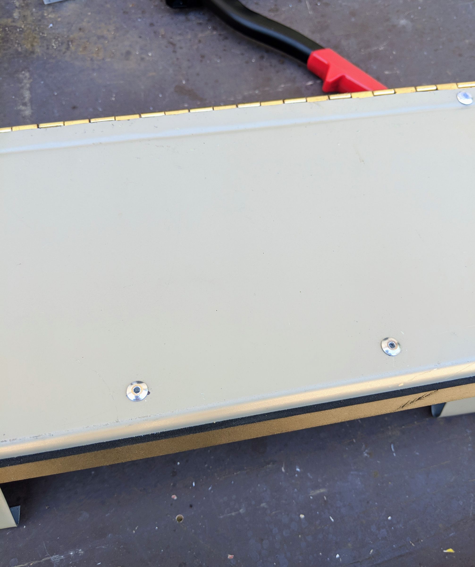 Automatic Chicken Feeder With Upcycled Gutter & Metal Pieces : 14 Steps ...