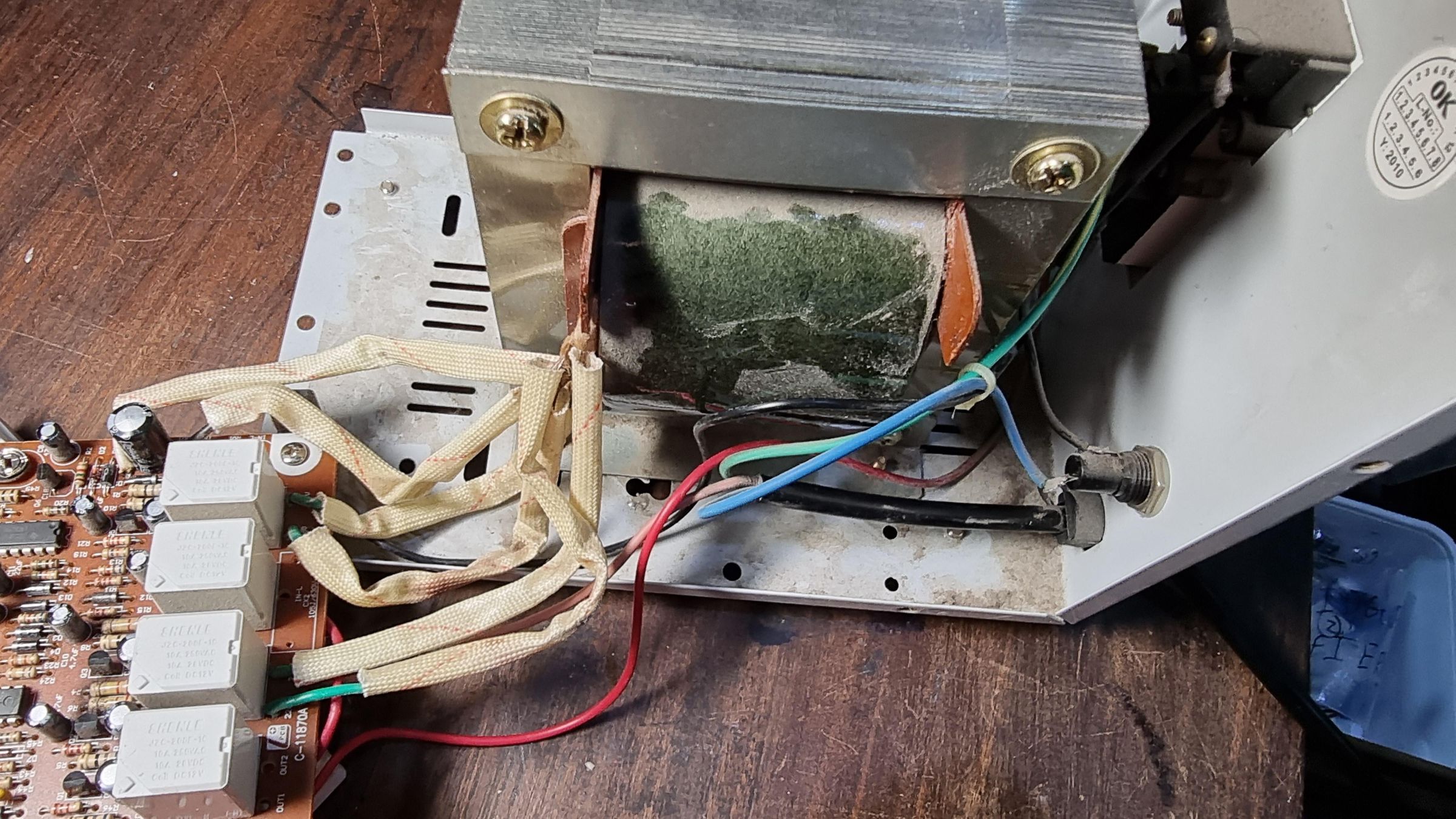 Fixing a Voltage Stabilizer(plus Repairing Tips). : 9 Steps (with ...