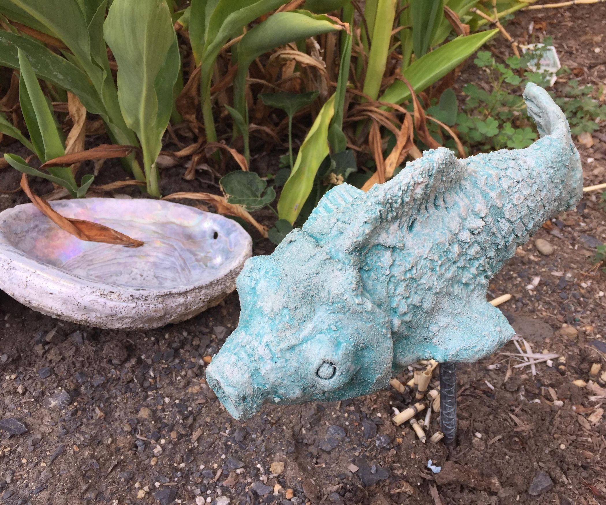 Concrete Garden Fish From Plastic Water Bottles : 4 Steps (with ...