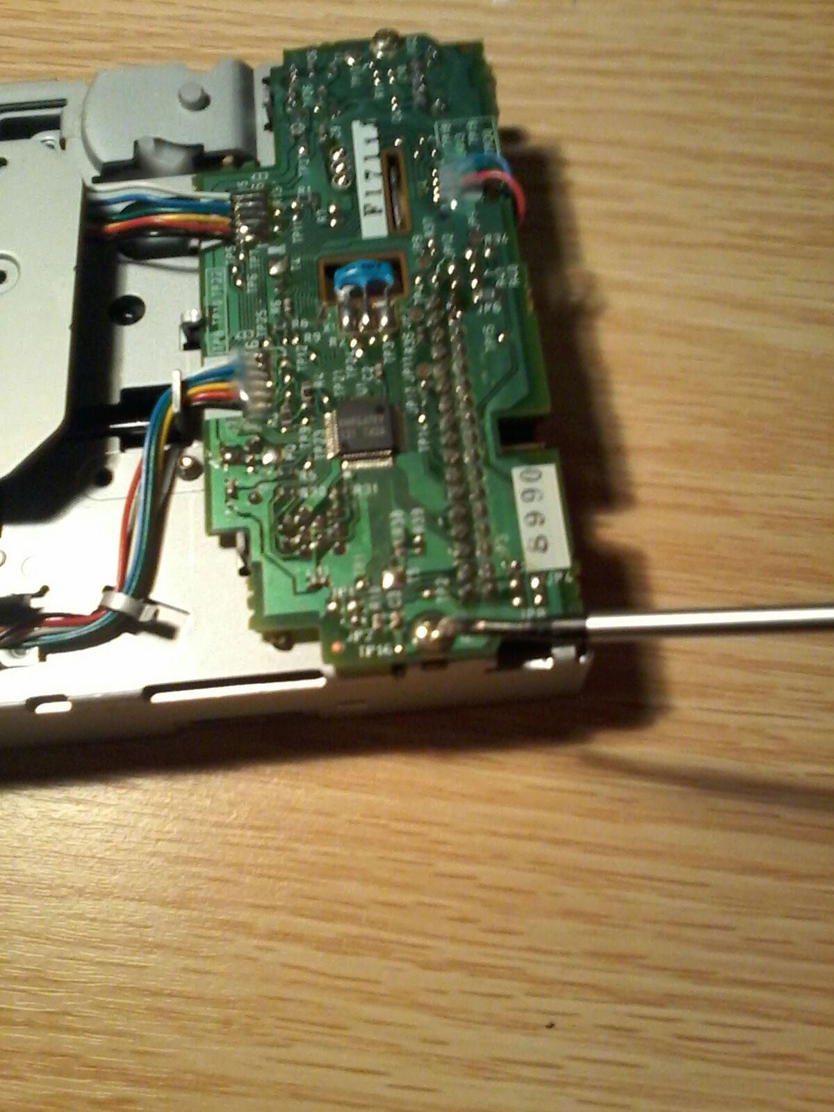 Taking Apart a Floppy Disk Drive : 16 Steps (with Pictures) - Instructables