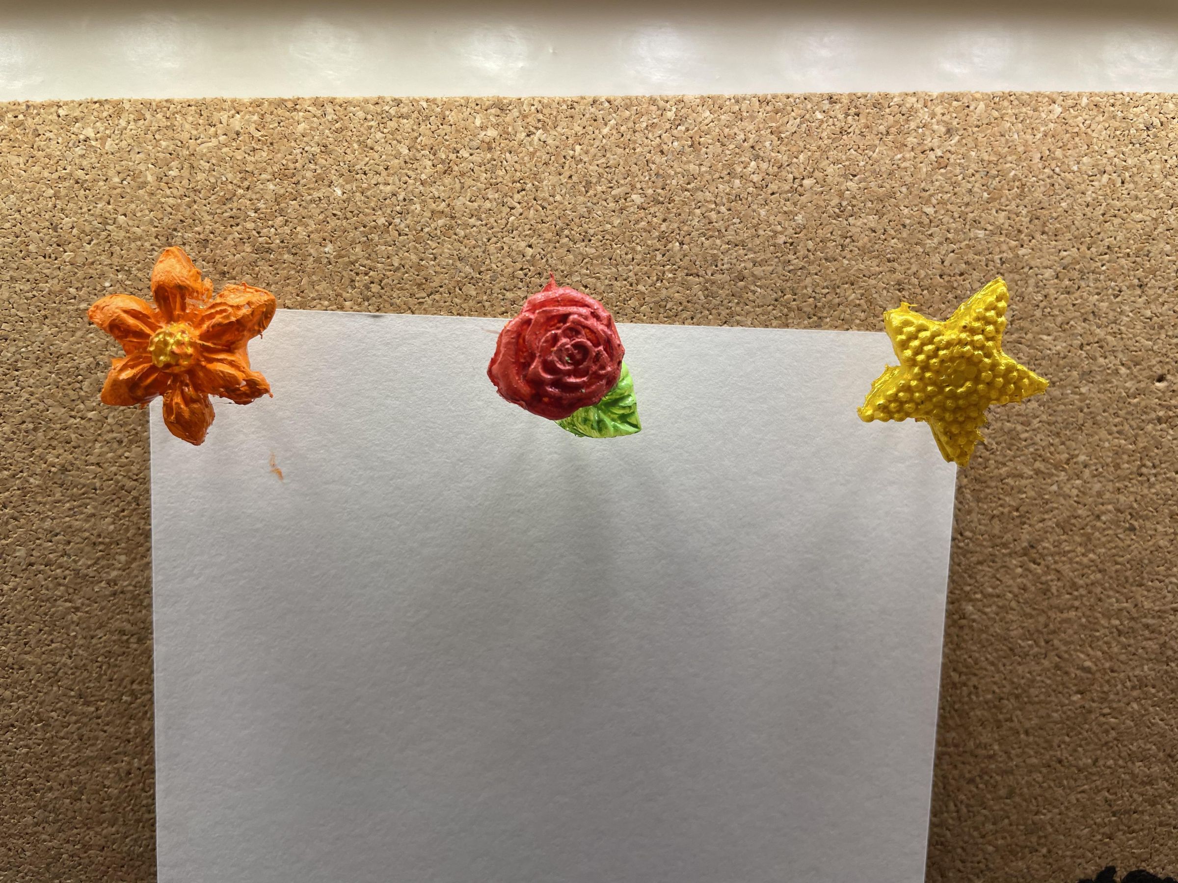 Hot Glue Charm Push Pins : 3 Steps (with Pictures) - Instructables