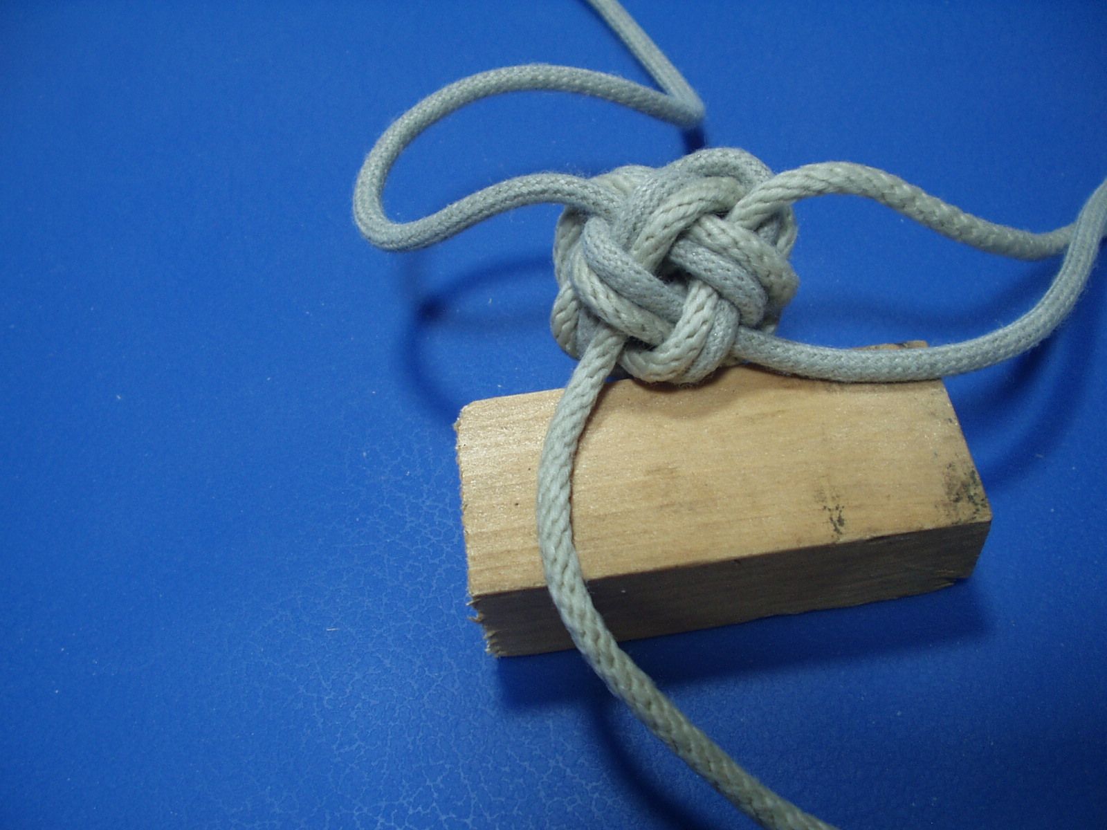 Manrope Knot Lanyard : 7 Steps (with Pictures) - Instructables