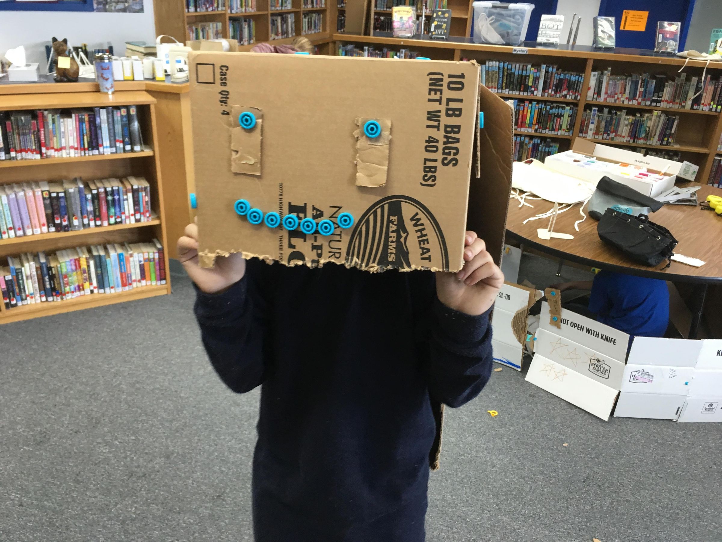 Makedo Cardboard Construction in the Classroom : 4 Steps (with Pictures ...