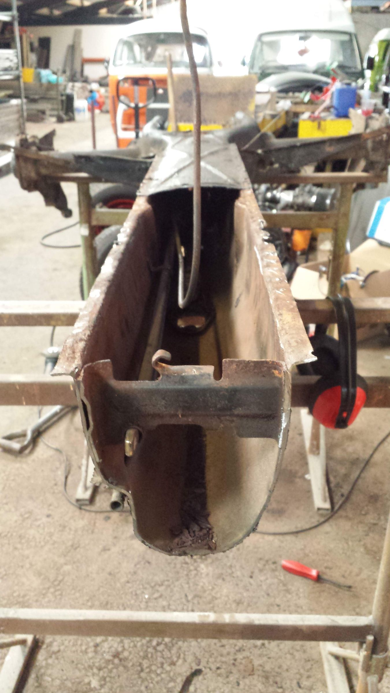 Chassis Restoration on a Volkswagen Beetle Volksrod : 12 Steps (with ...