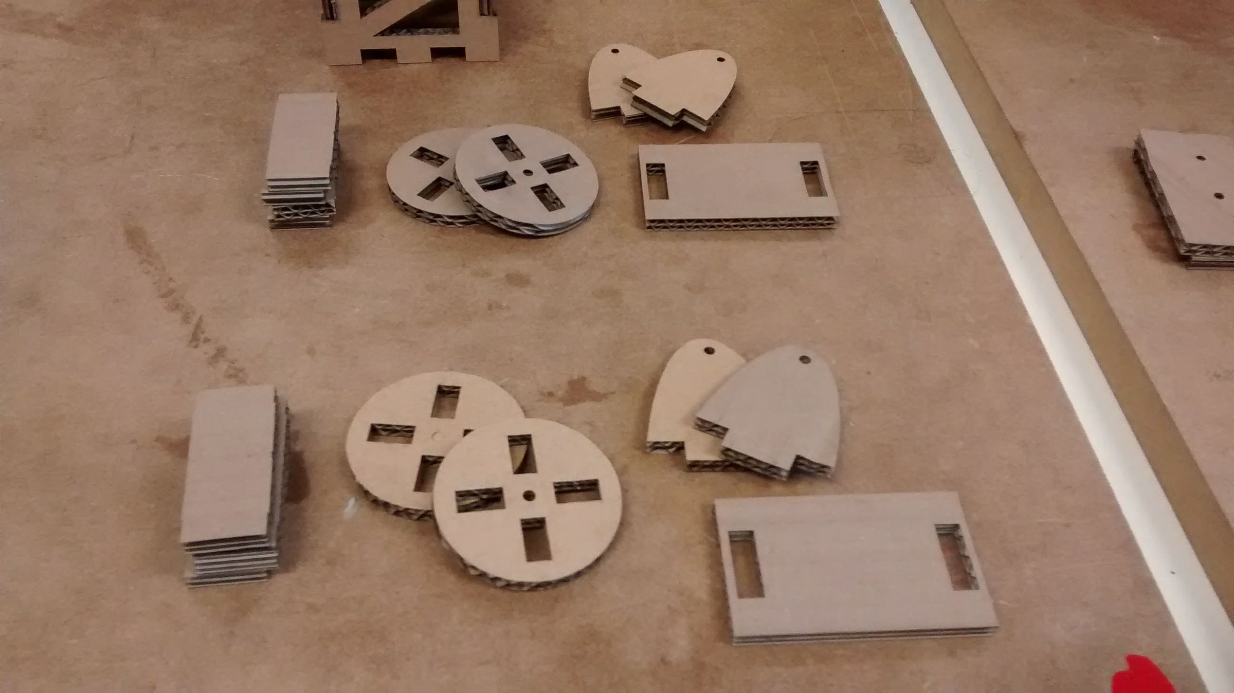 Cardboard Crane : 5 Steps (with Pictures) - Instructables