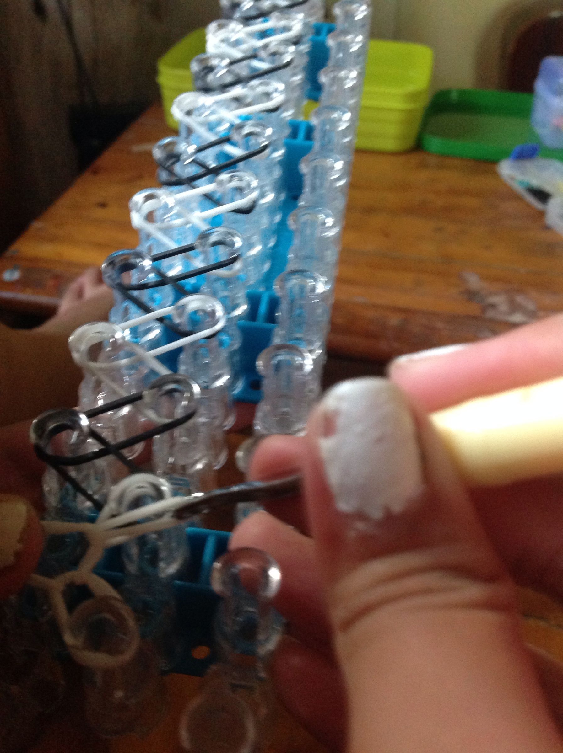 Rainbow Loom: Single Chain Bracelet : 5 Steps - Instructables