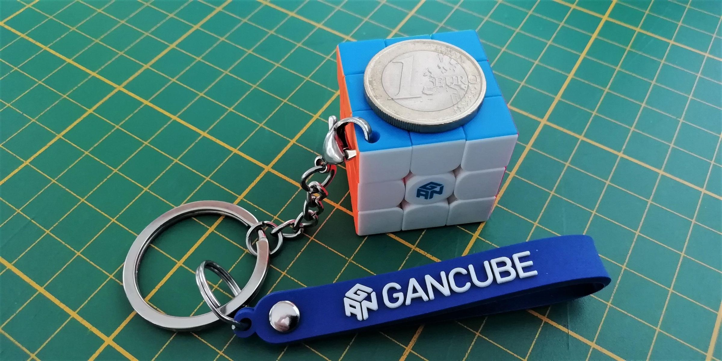 DIY the World's Smallest Rubik's Cube Solver Robot : 13 Steps (with ...