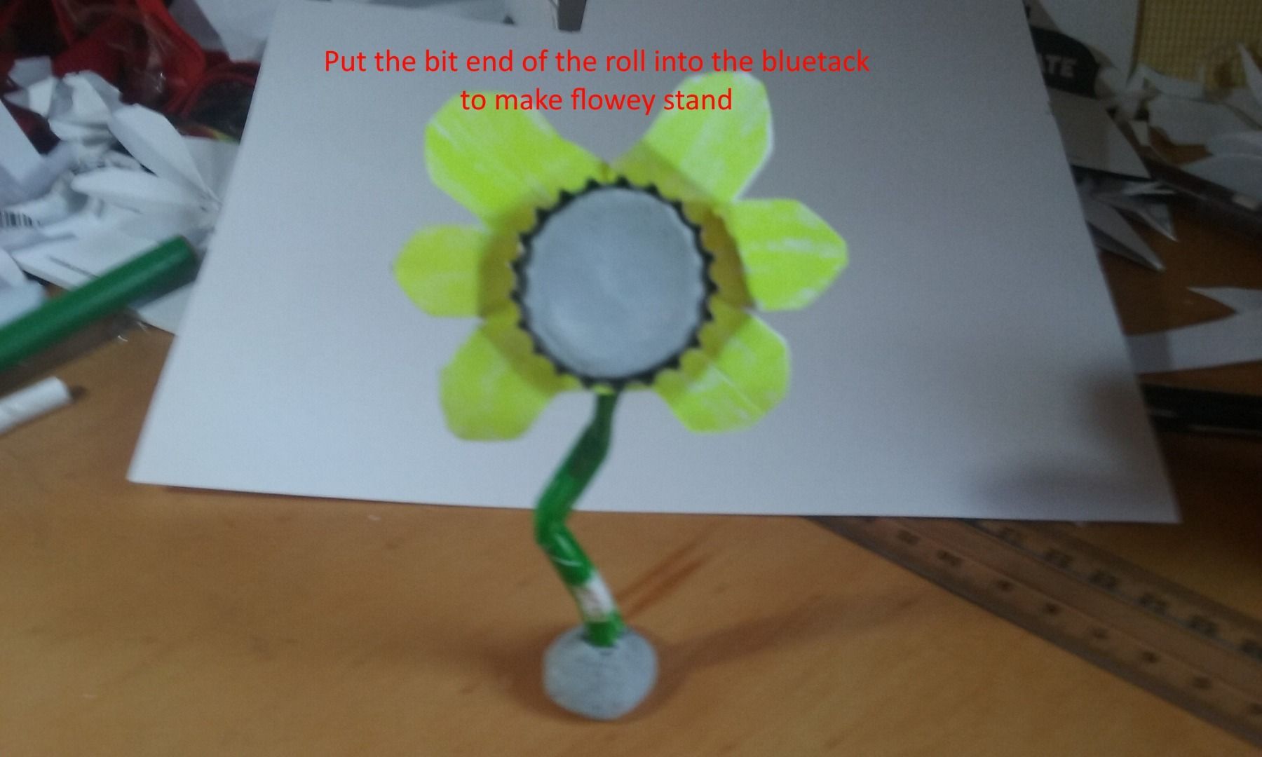 Make You're Own Customisable Flowey (Undertale) : 7 Steps - Instructables