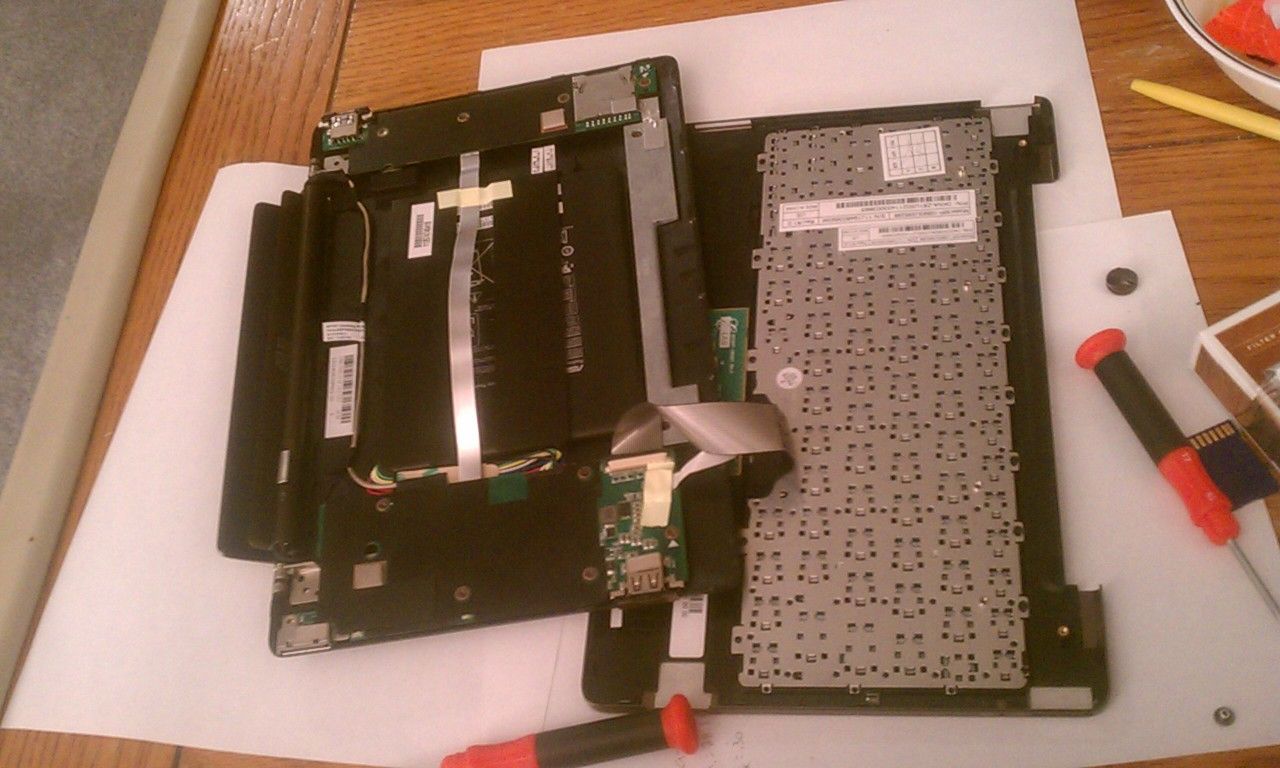 How to Disassemble the ASUS Transformer TF101 Keyboard Dock : 6 Steps ...