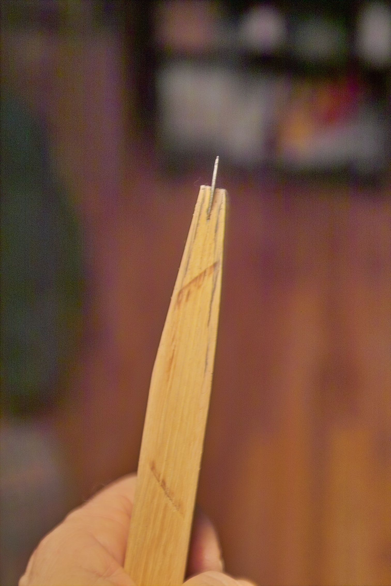 Make a Handy Razor Blade Scraper From a Scrap of Wood : 4 Steps ...