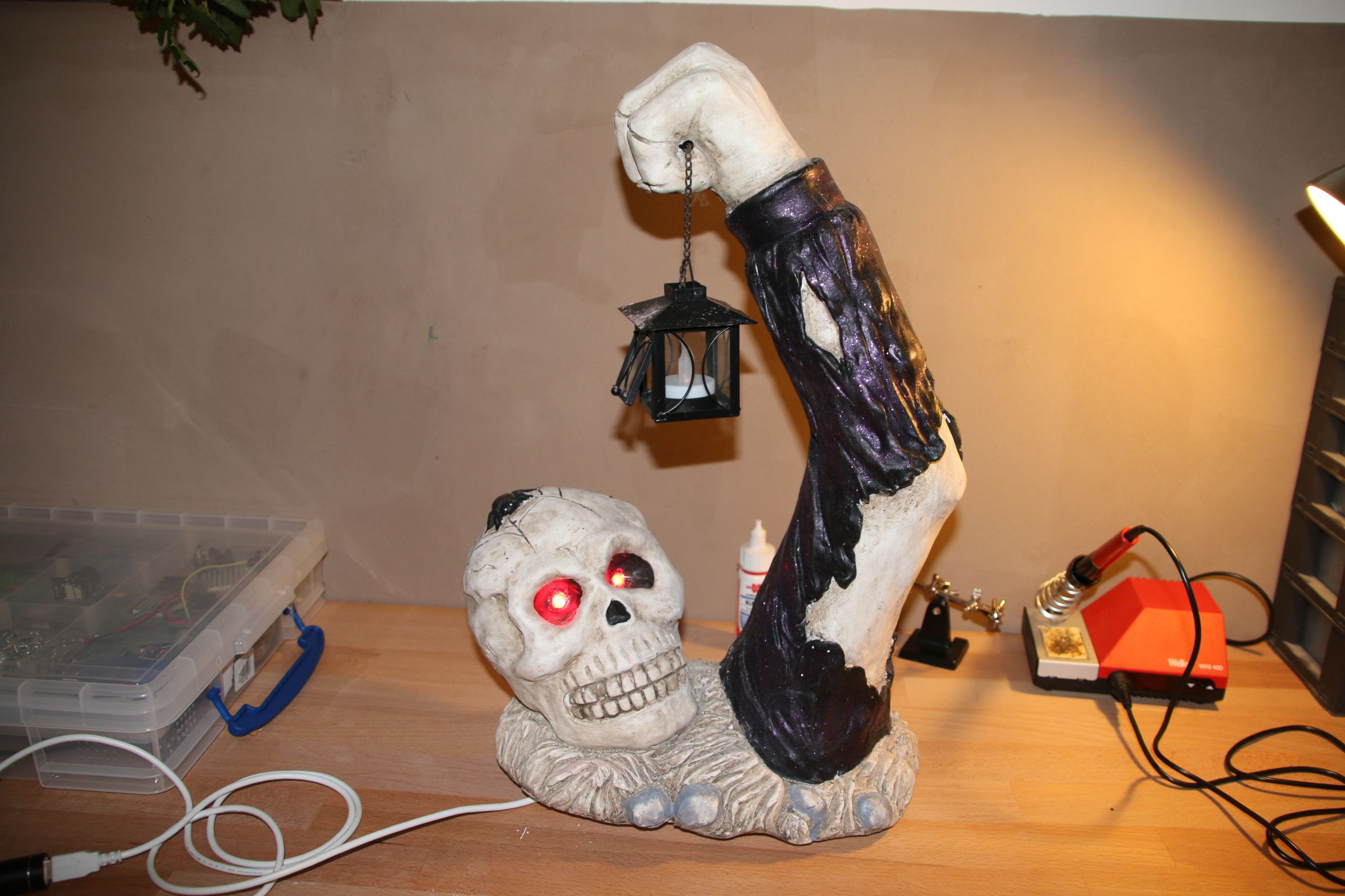 Pimp Zombie With Glowing Eyes : 5 Steps (with Pictures) - Instructables