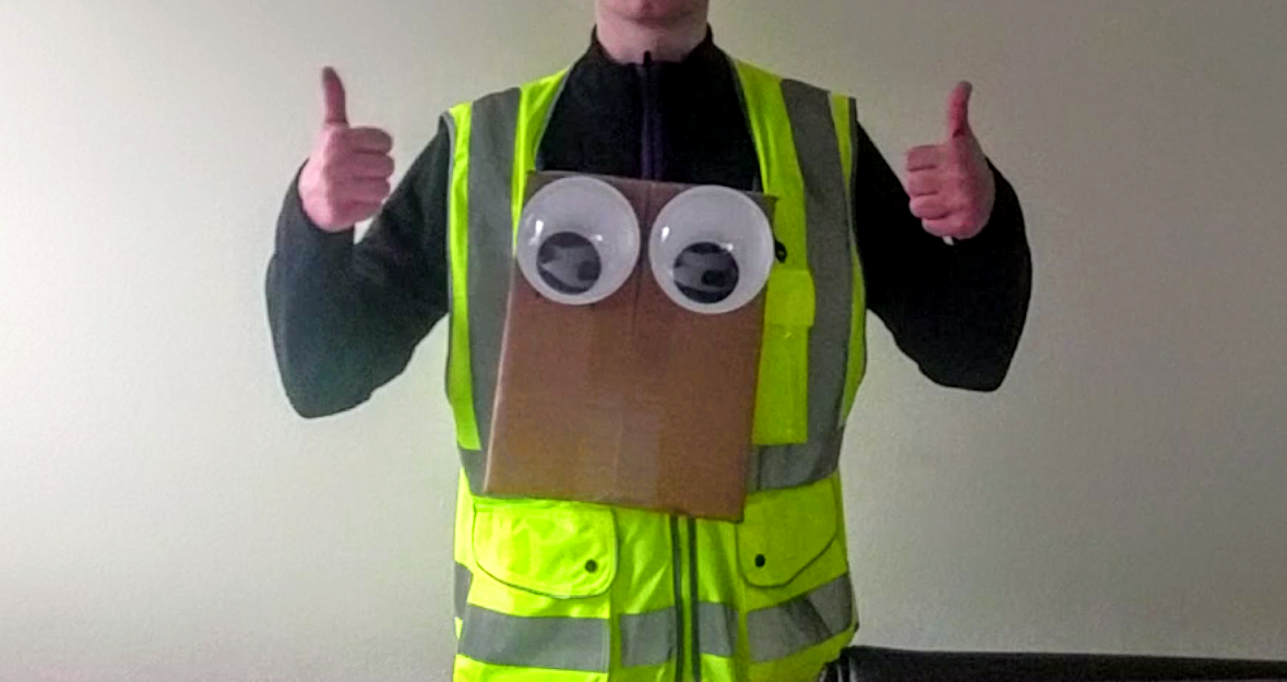 Amazin' Christmas Delivery Courier Outfit : 7 Steps - Instructables