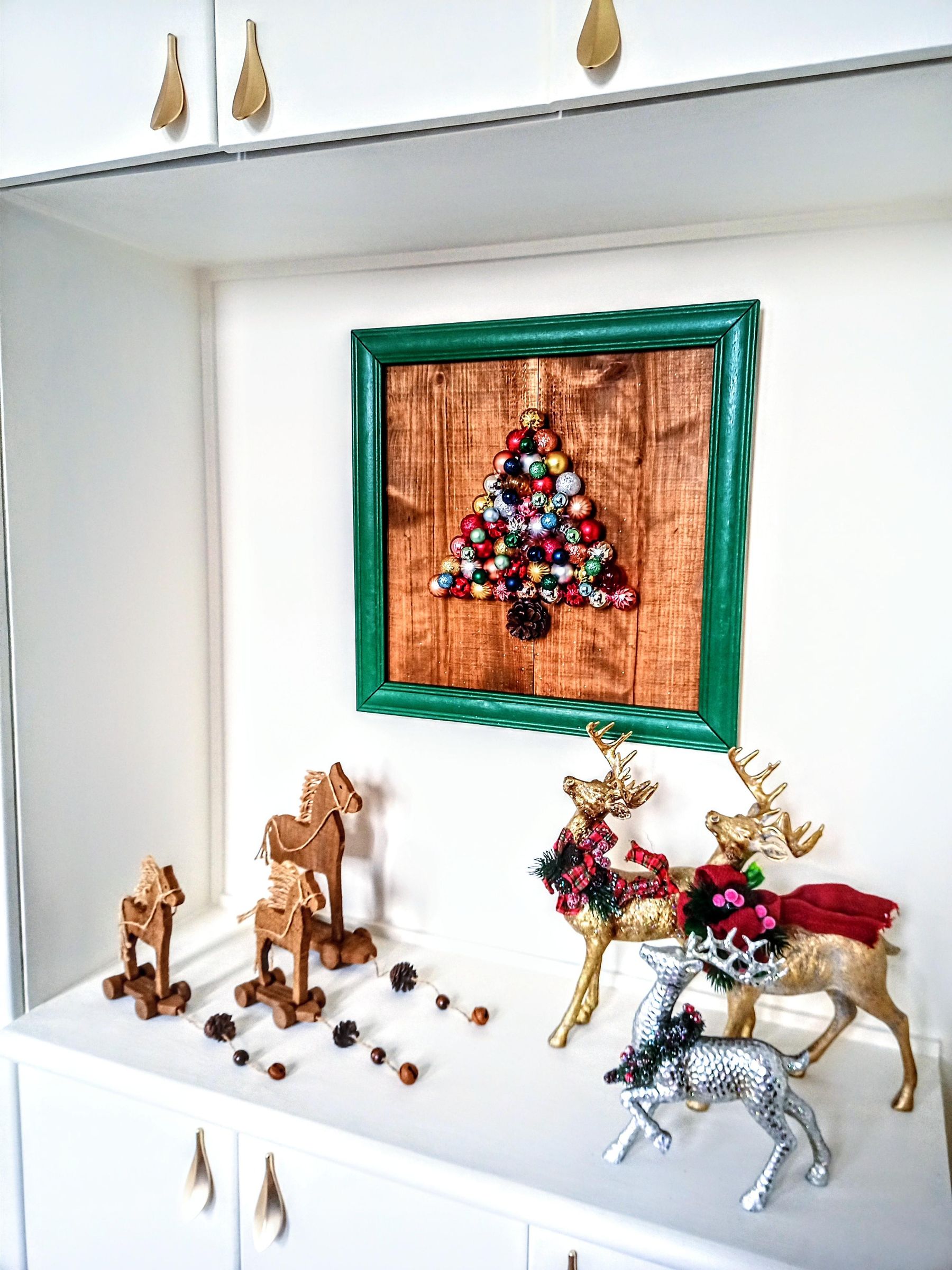 Framed Christmas Ornament Tree! : 5 Steps (with Pictures) - Instructables