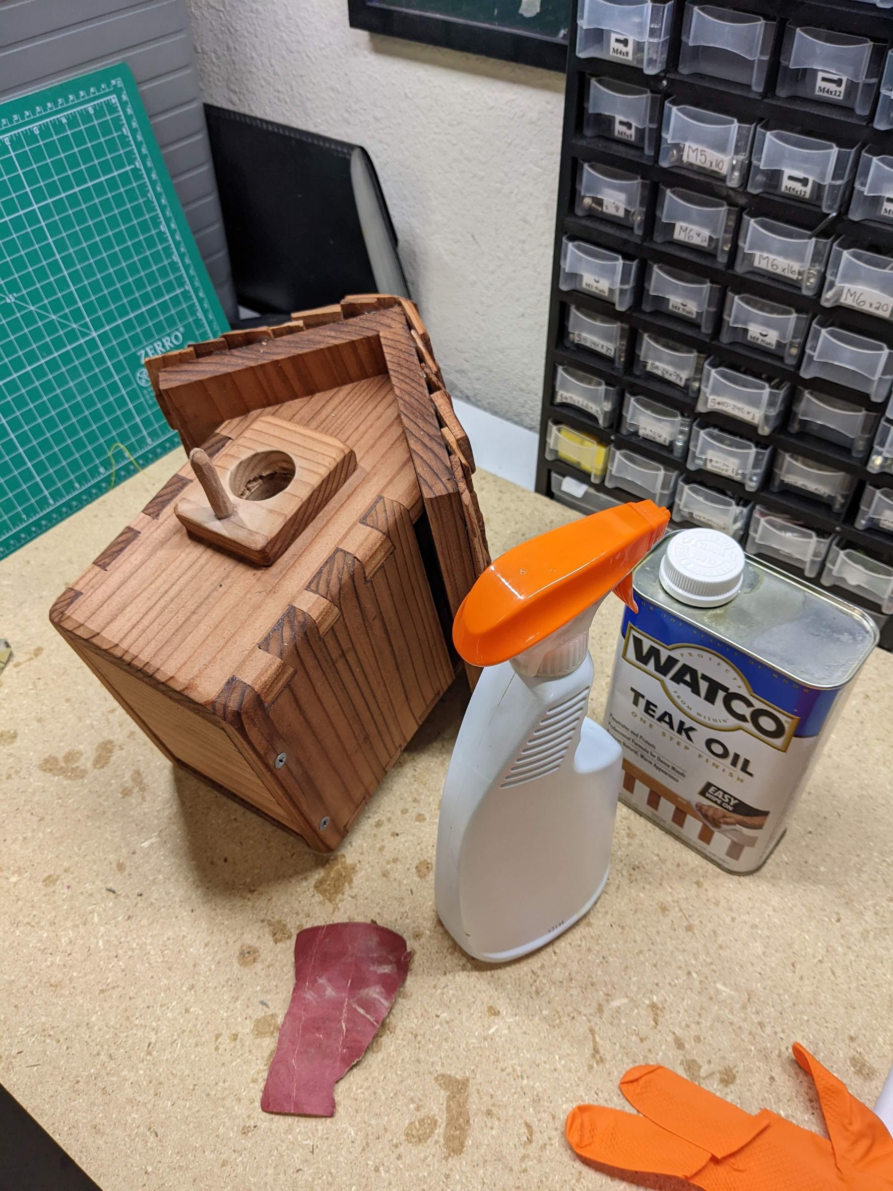 Entire Dovetailed Birdhouse From One Board : 15 Steps (with Pictures ...