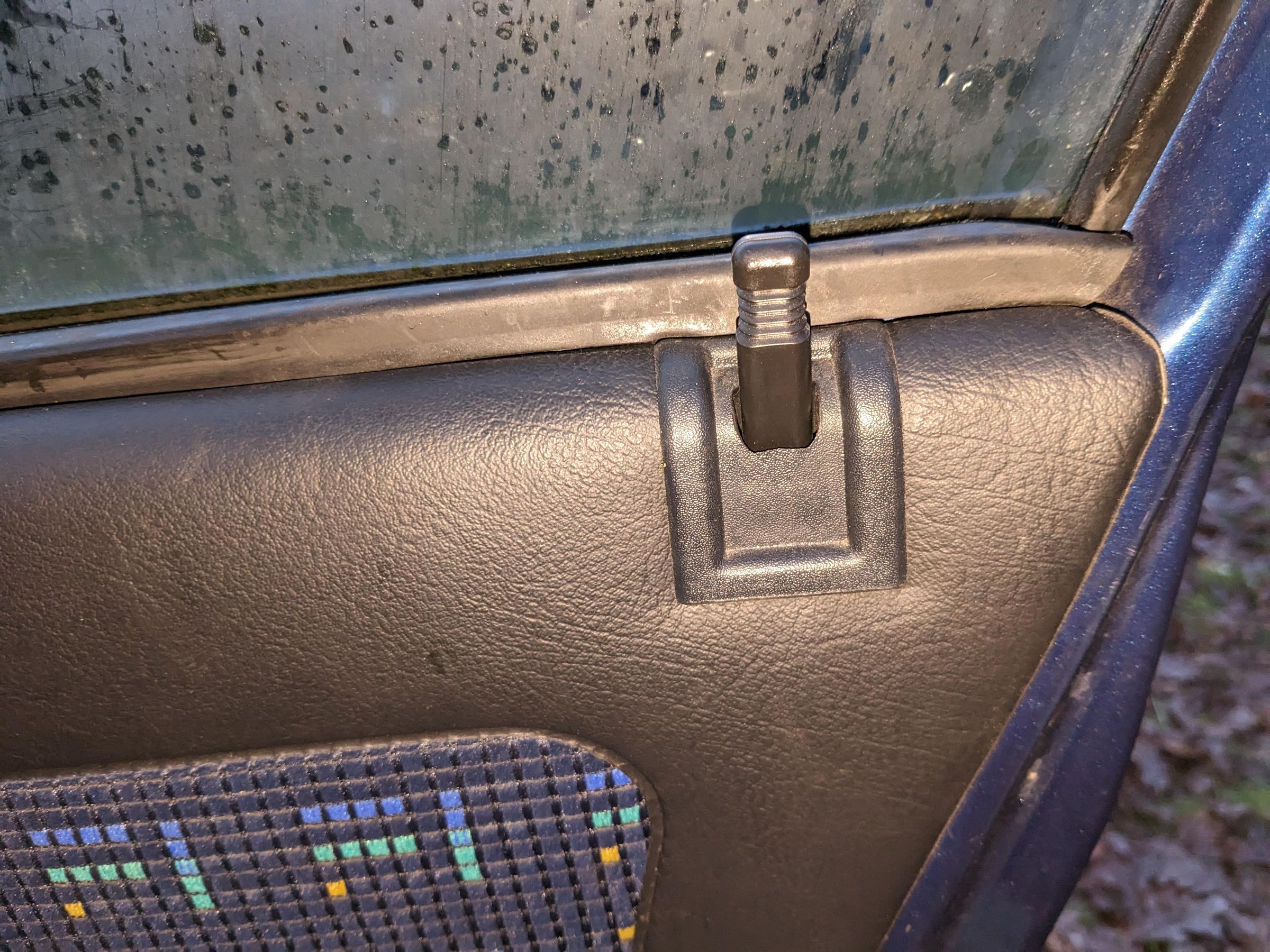 Repairing Door Locks on a Peugeot 205 : 5 Steps (with Pictures ...