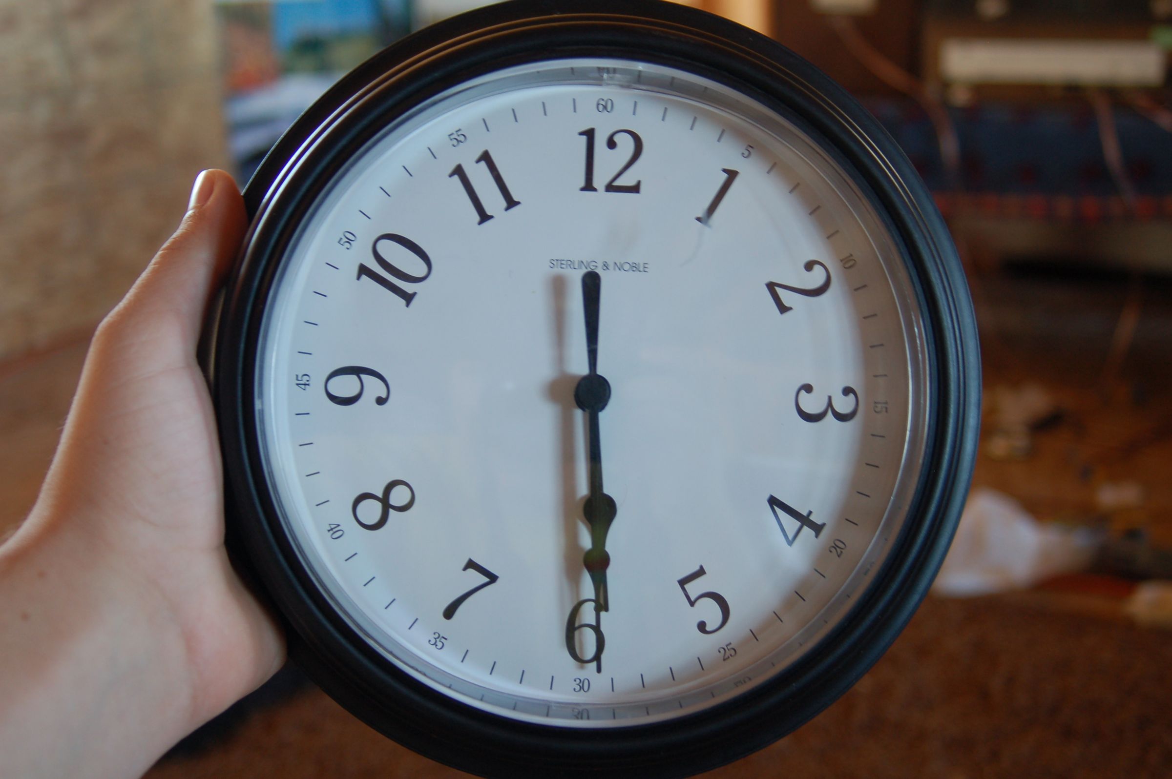 $4 DIY Novelty Clock : 6 Steps - Instructables