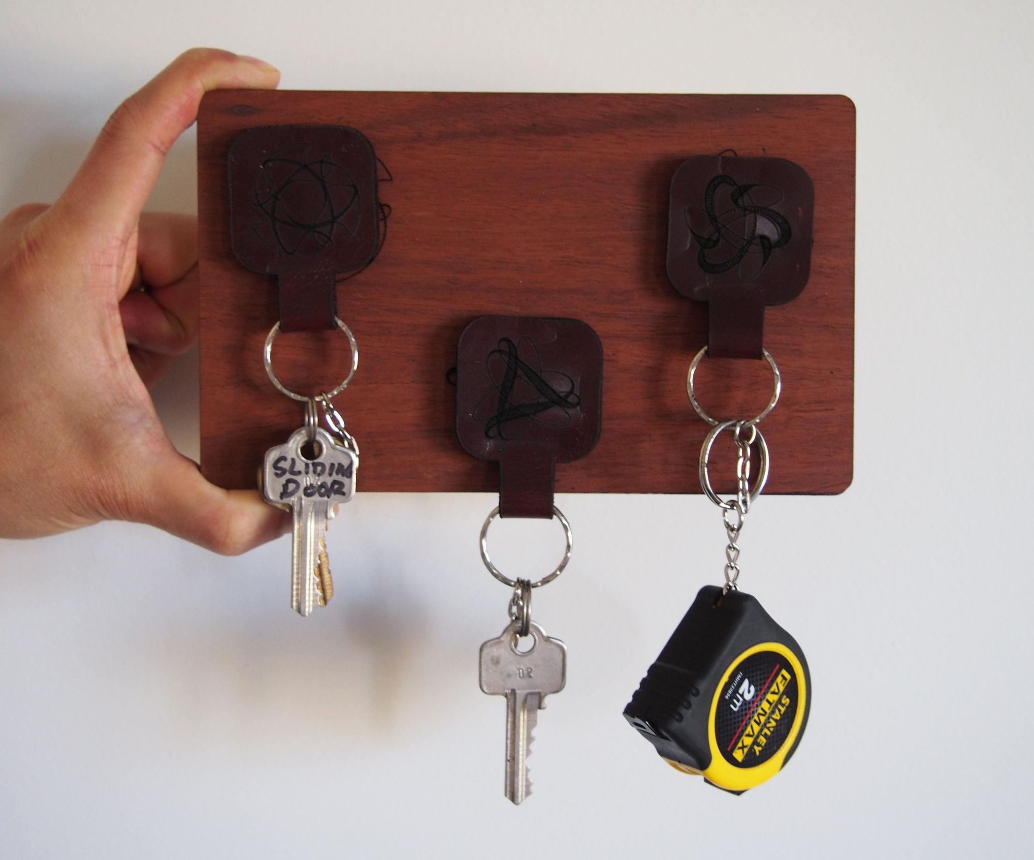 Magnetic Wood and Leather Keychain Organiser : 7 Steps (with Pictures ...