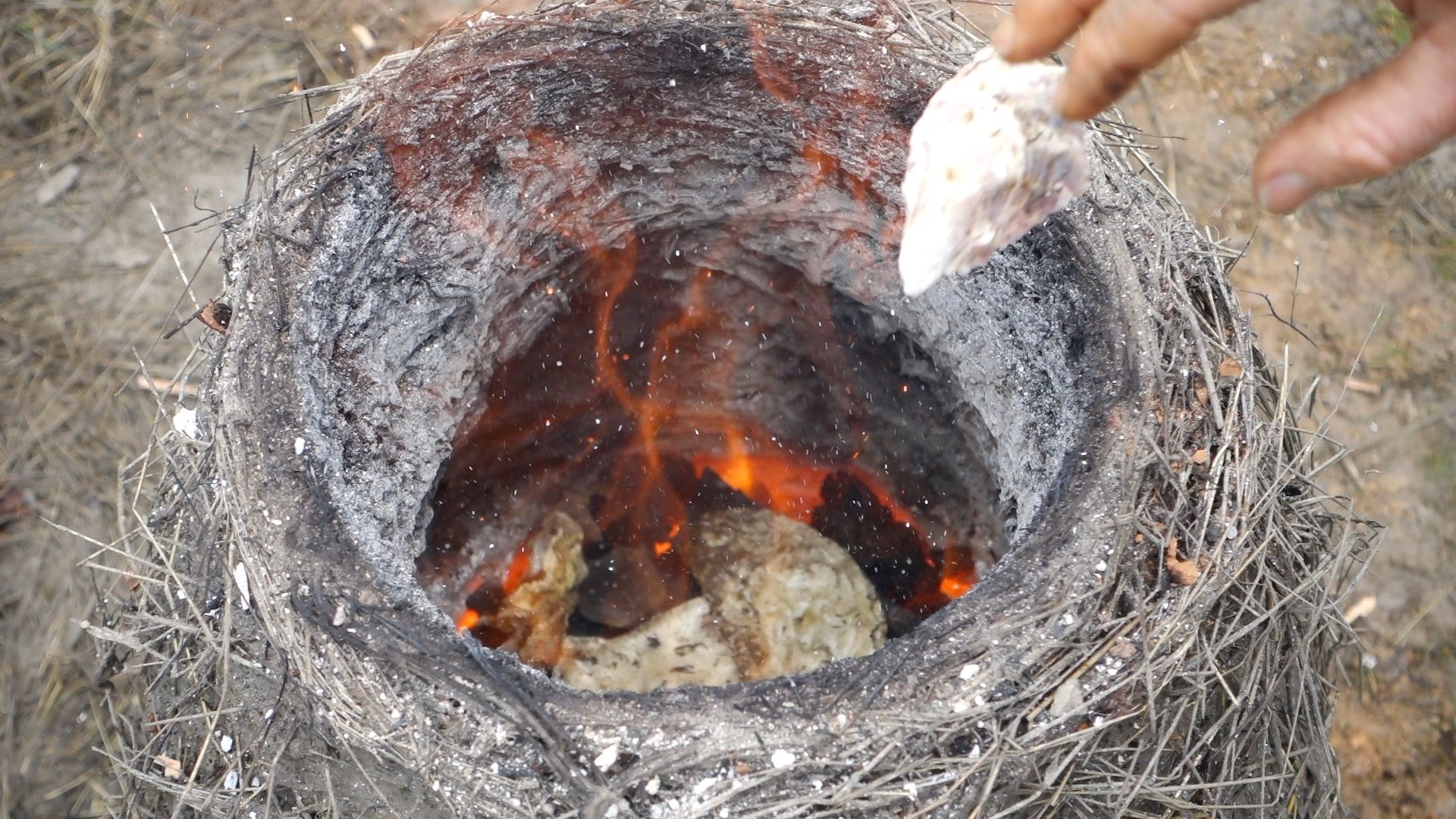 Burn Seashell Lime in a Primitive Straw/Clay Kiln! : 10 Steps (with ...