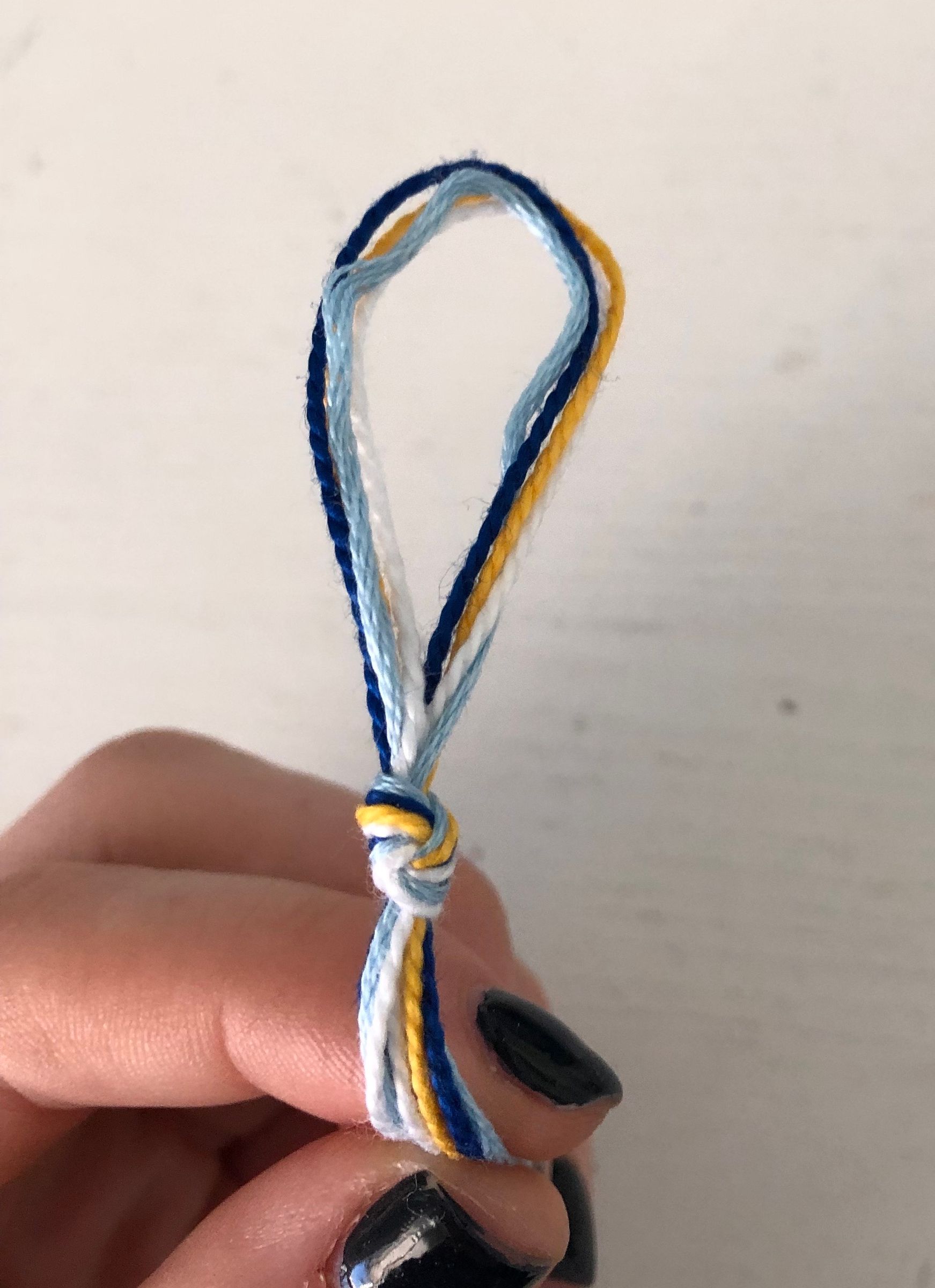 Friendship Bracelet : 14 Steps - Instructables