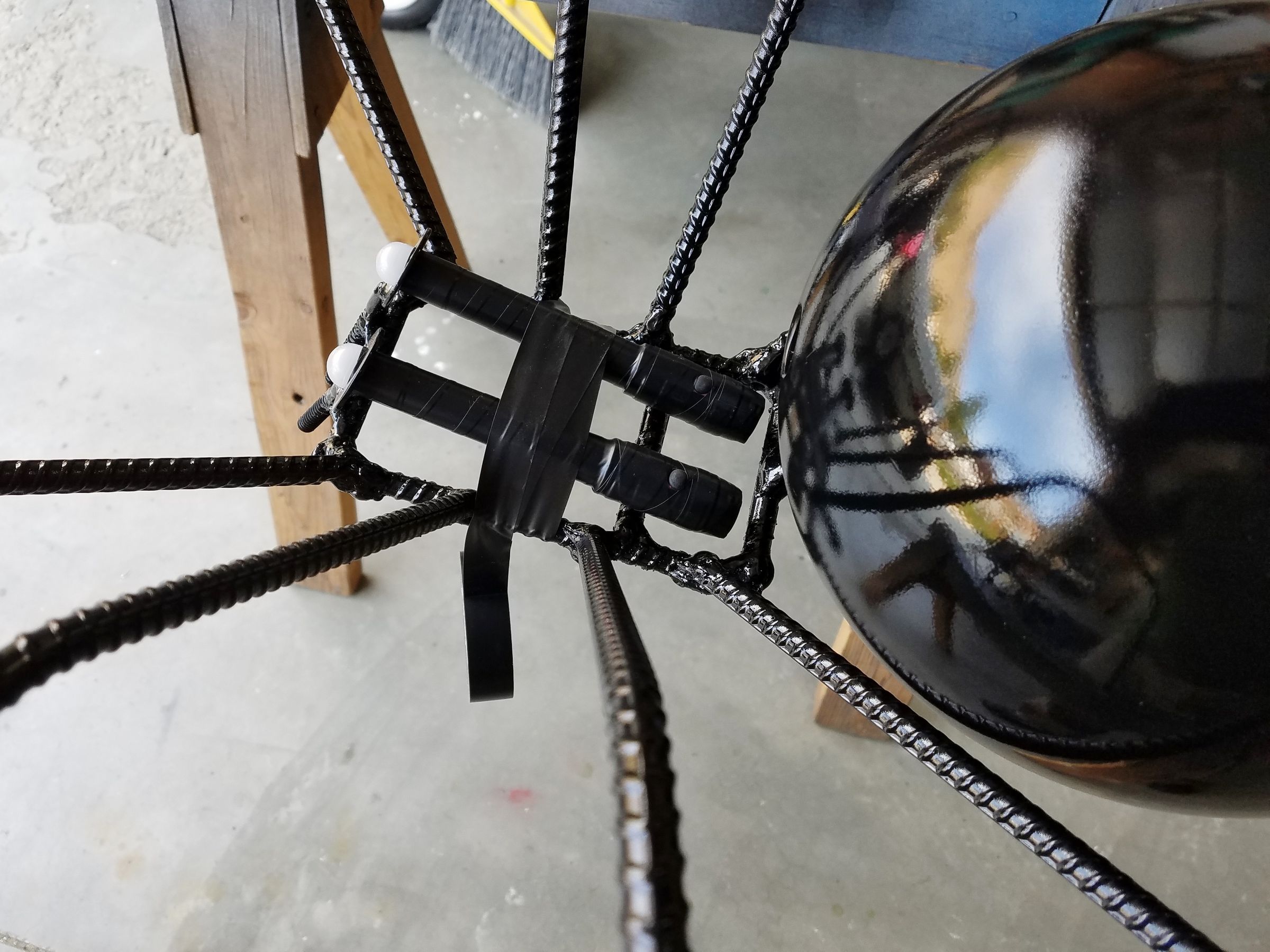 How to Make Giant Halloween Spiders : 23 Steps (with Pictures ...