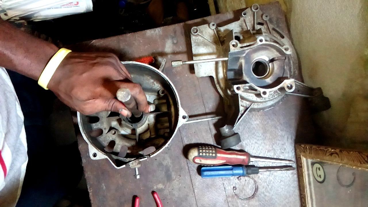 2 Stroke Engine Rebuild Plus Governor Removal : 10 Steps - Instructables