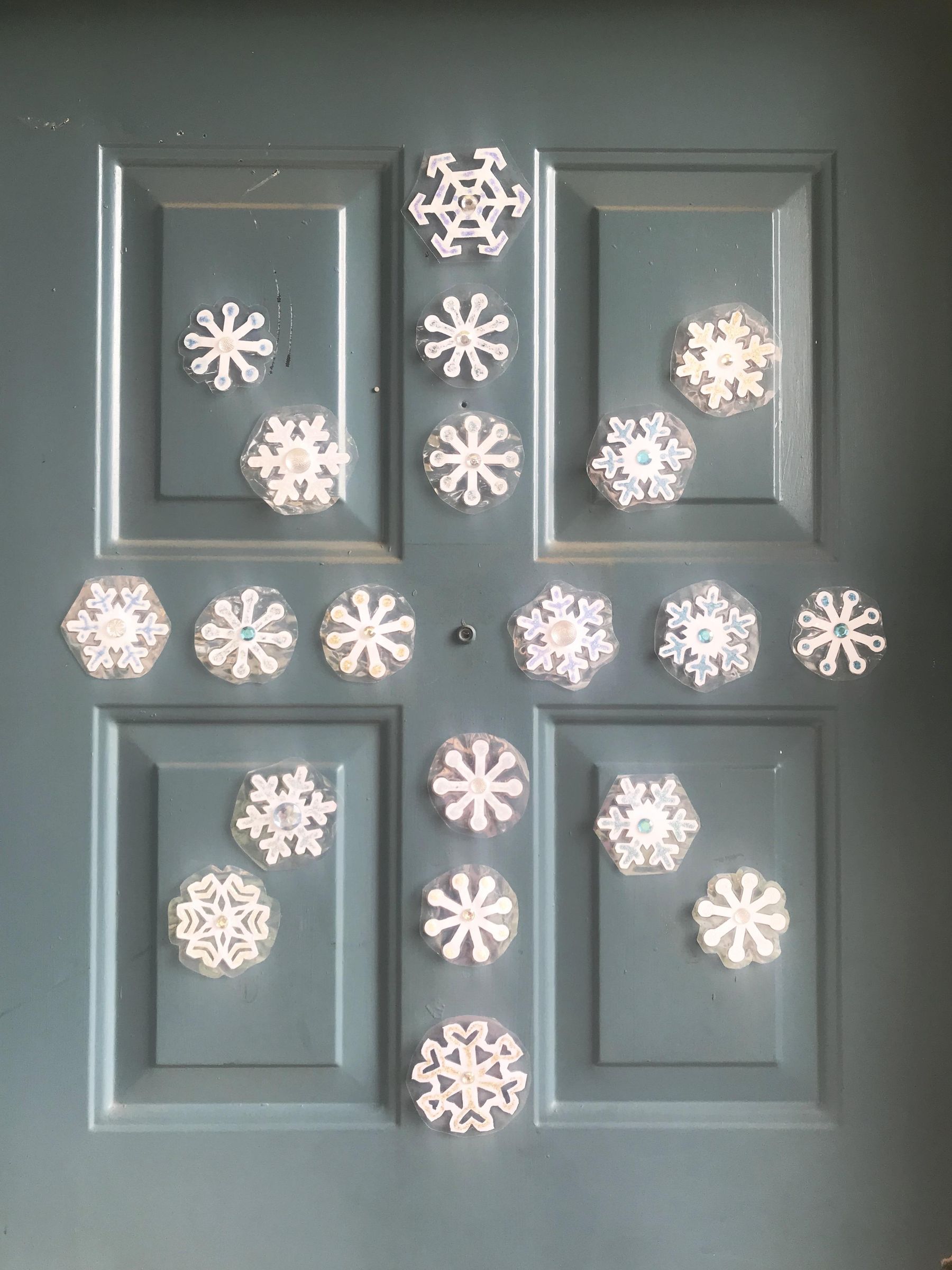 Snowflake Magnets for Your Front Door : 8 Steps (with Pictures ...