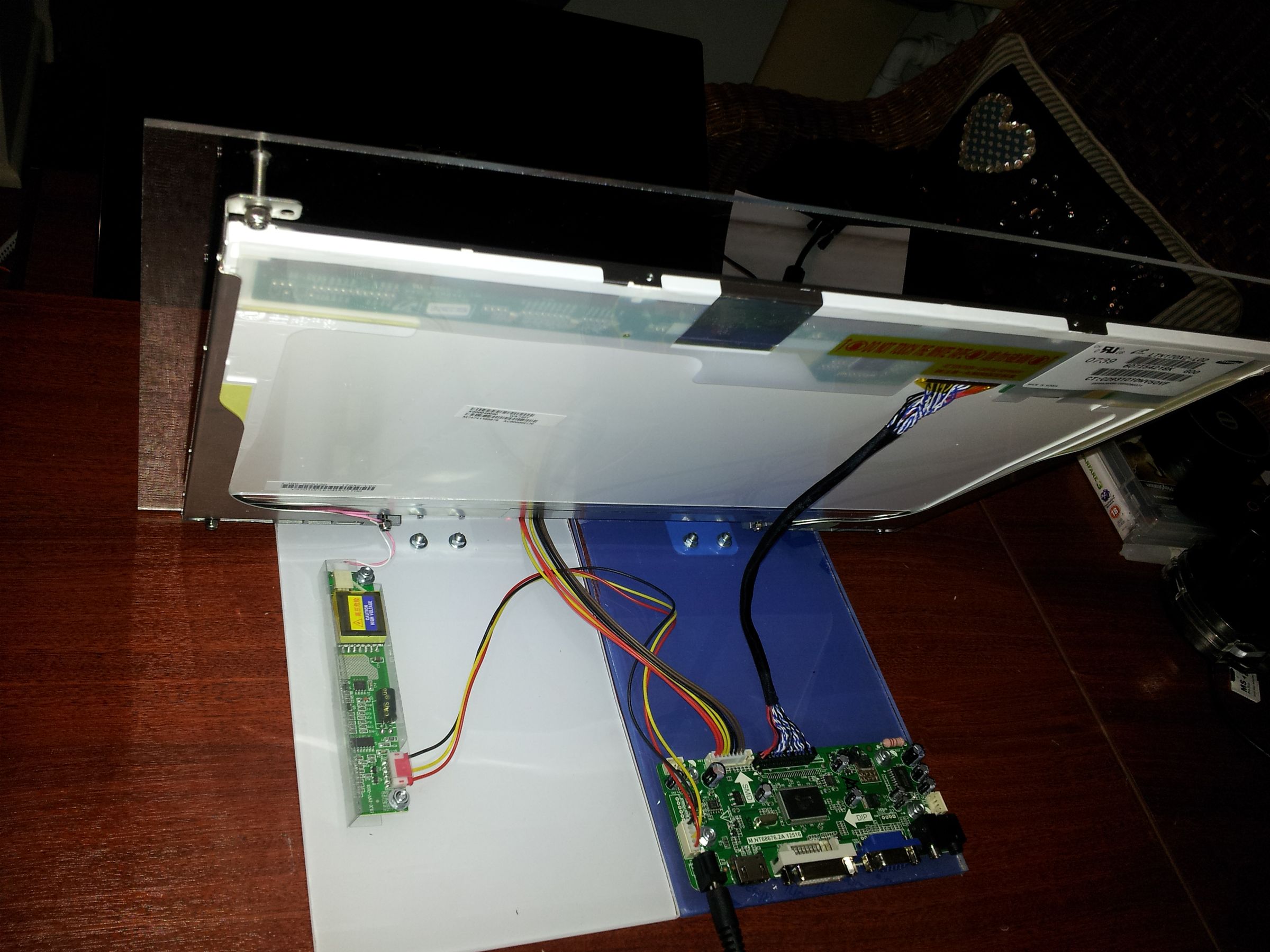 Turn a Dead Laptop Into a Monitor With Plexiglas Stand : 11 Steps (with ...