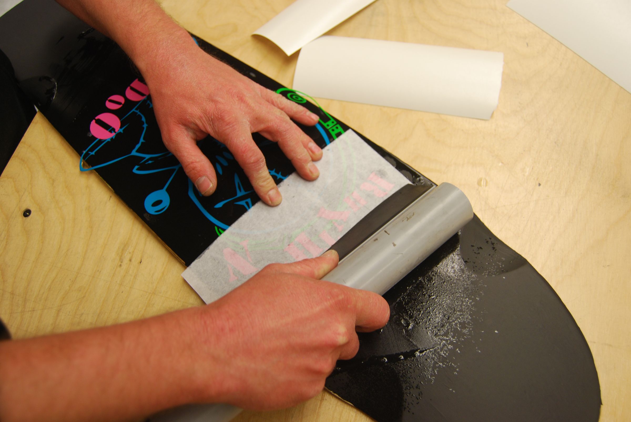 Applying Vinyl to Curved Surfaces : 4 Steps (with Pictures) - Instructables