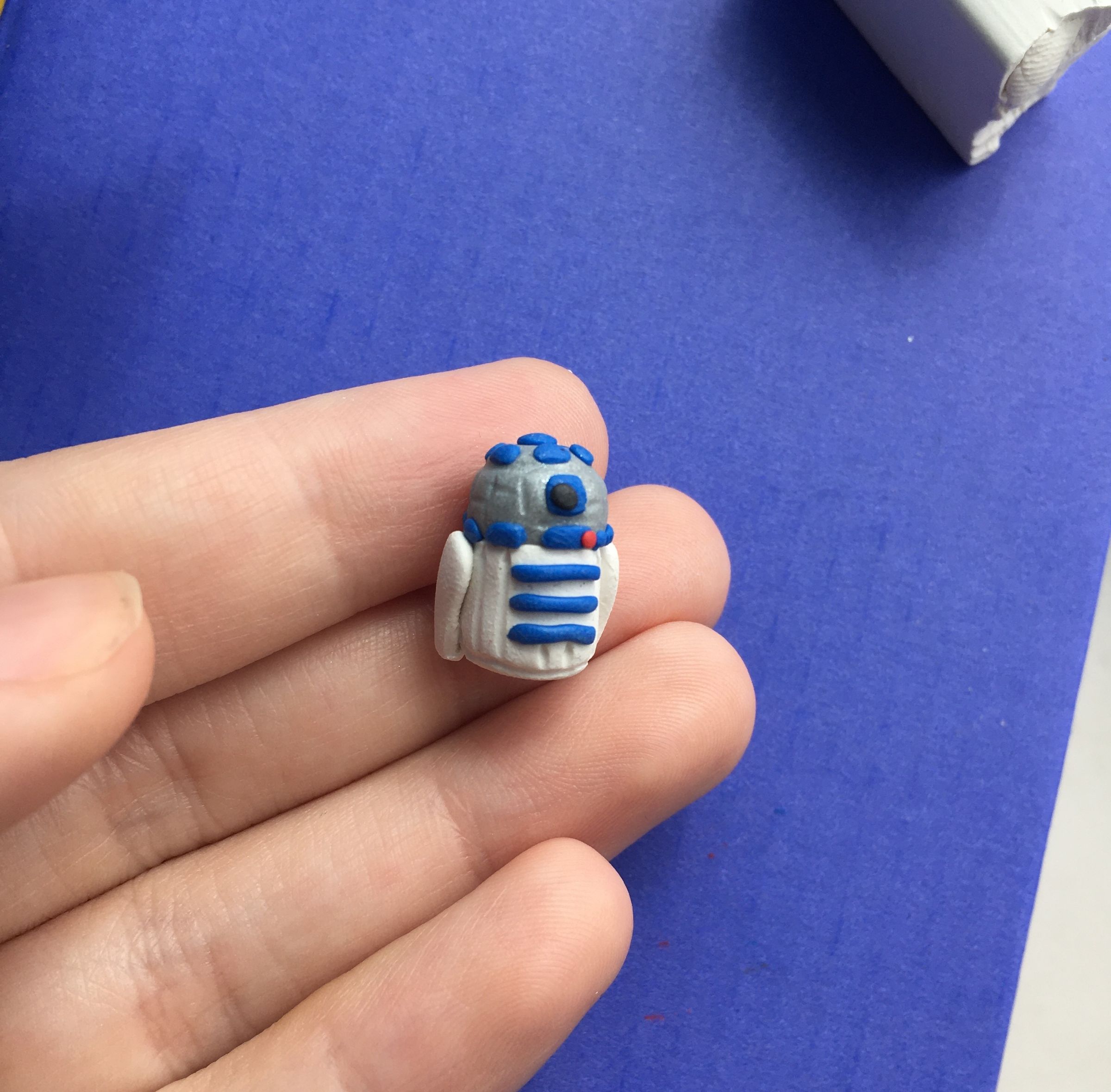 R2D2 Star Wars Charm Bookmark : 4 Steps (with Pictures) - Instructables