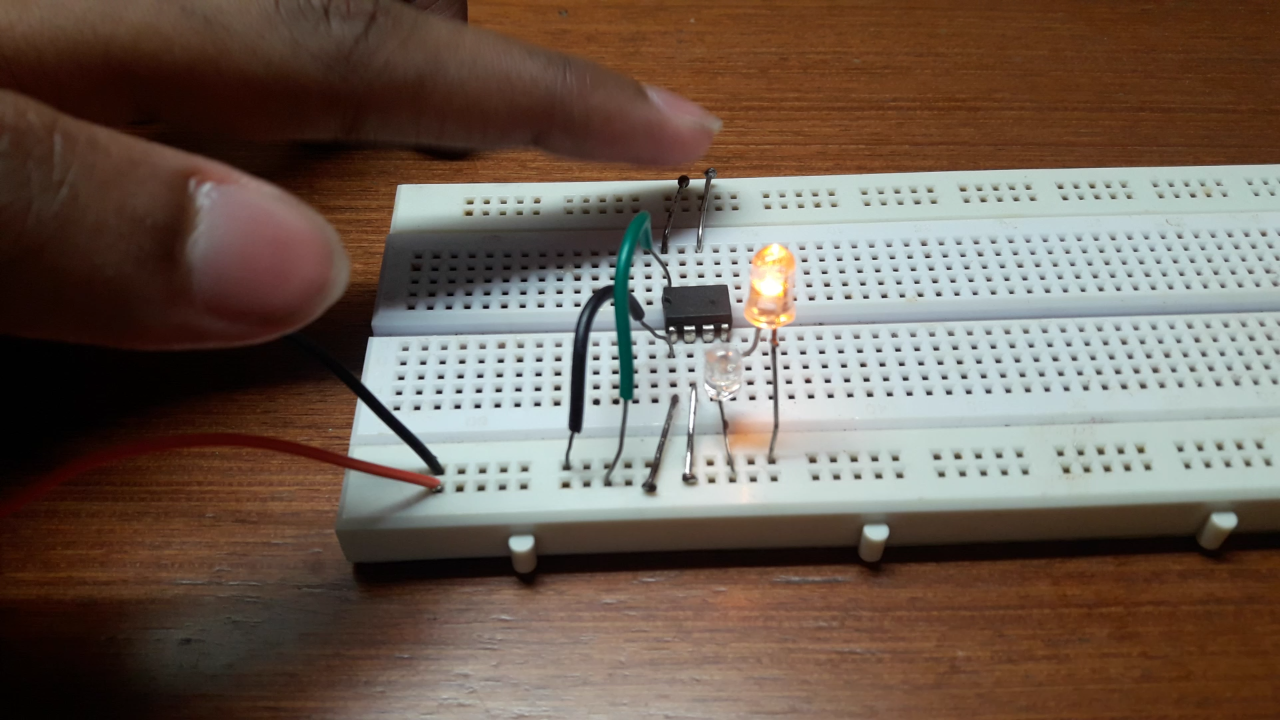 How to Make a "Touch Sensor" Using 555 Timer IC on Breadboard. : 4 ...