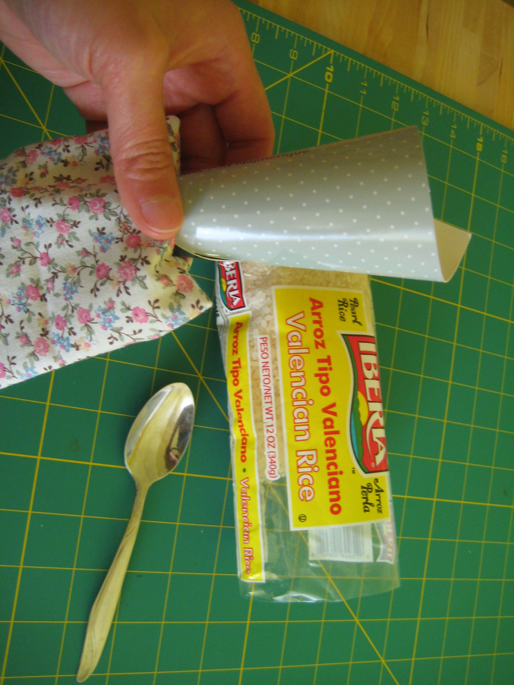 Lovers' Mitten With Reusable Pocket Warmer : 11 Steps (with Pictures ...