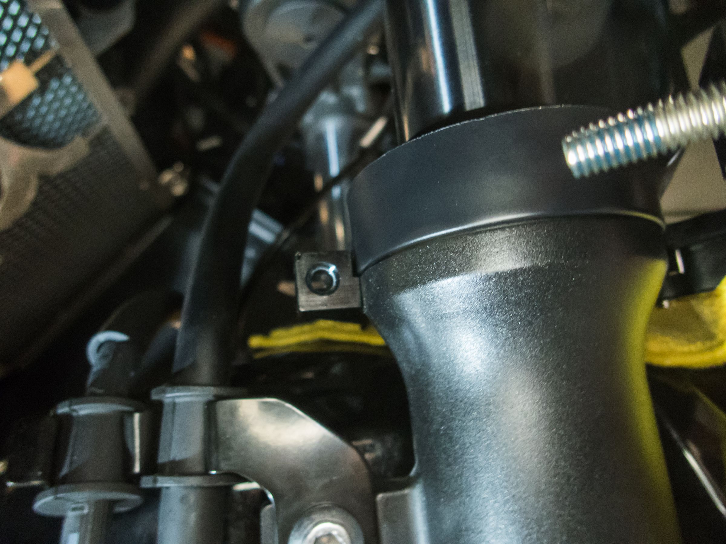 Motorcycle Fork Brace Install - 2017 Ninja 650 / Z650 : 10 Steps (with ...