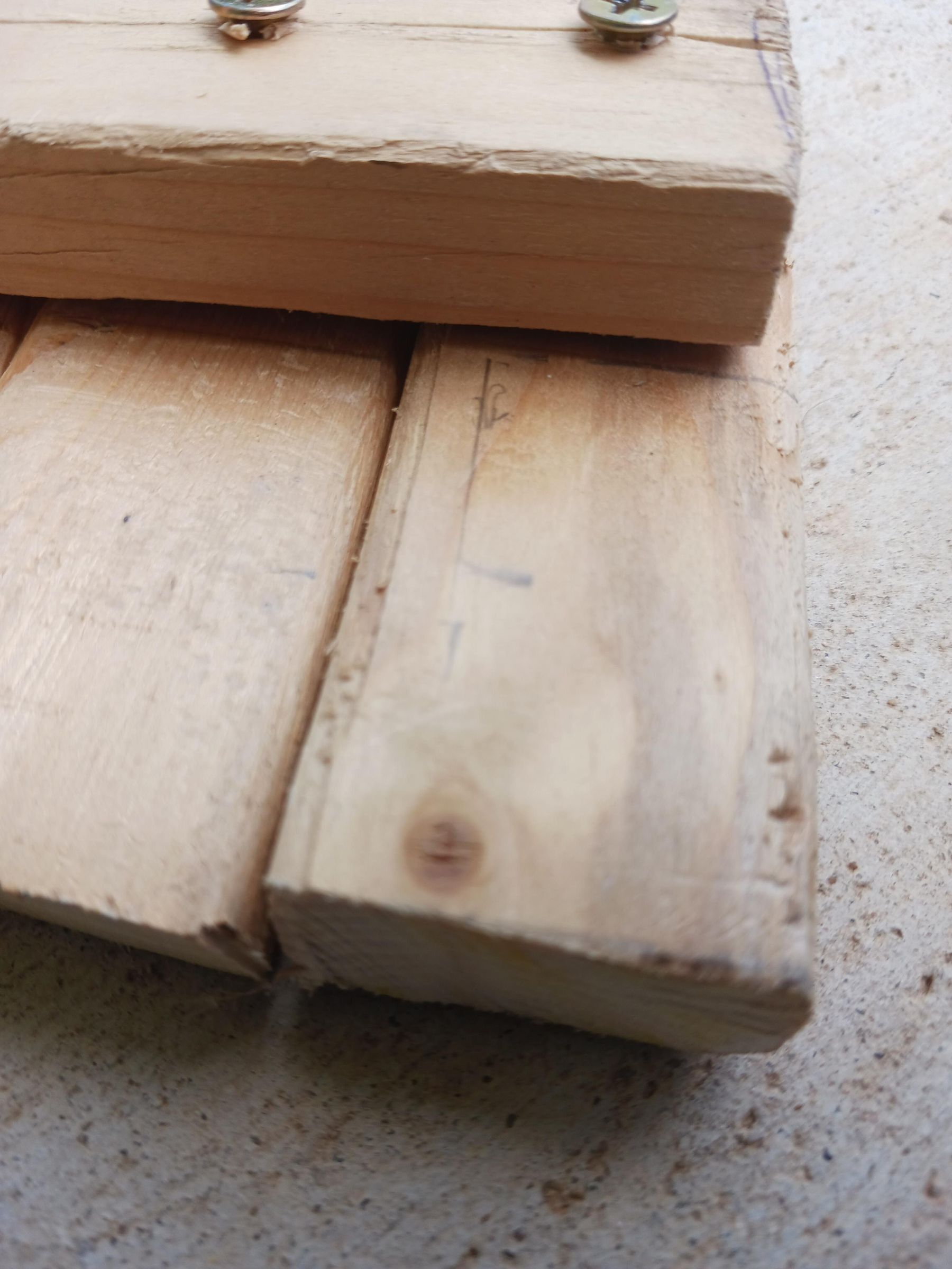 Squirrel / Bird Picnic Table : 12 Steps (with Pictures) - Instructables