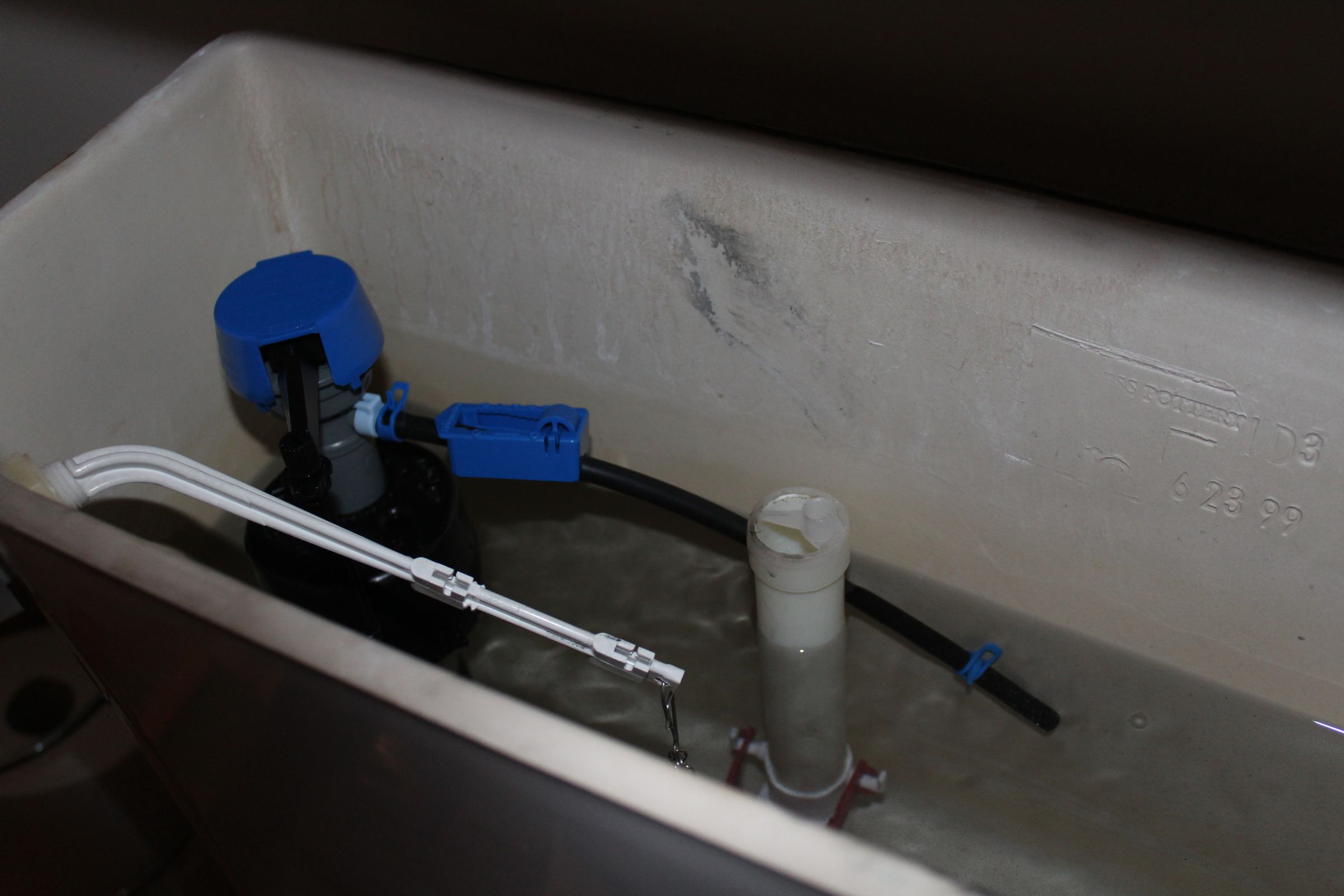 Replacing a Broken Toilet Flapper : 8 Steps (with Pictures) - Instructables